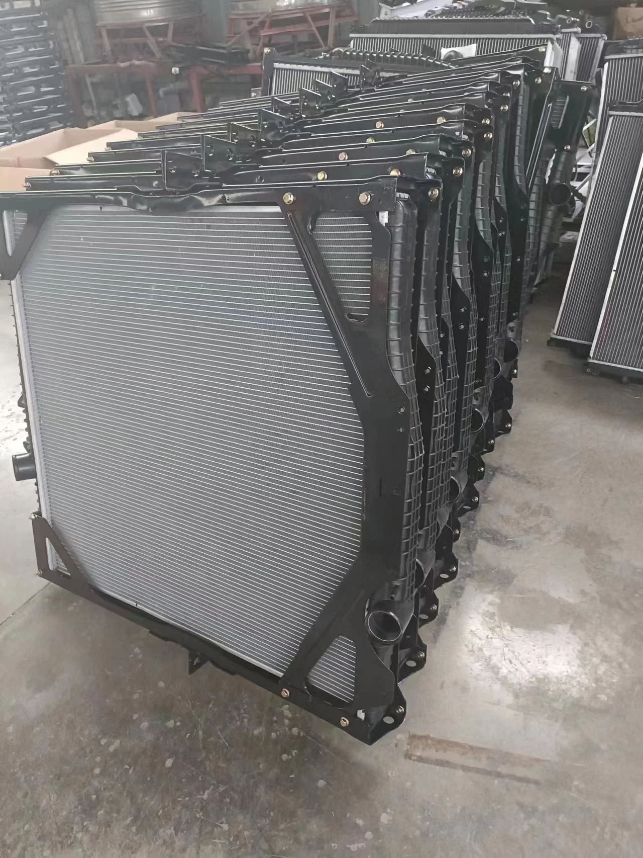 Factory Direct High Quality Aluminum-plastic Radiator For Volvo Truck ...