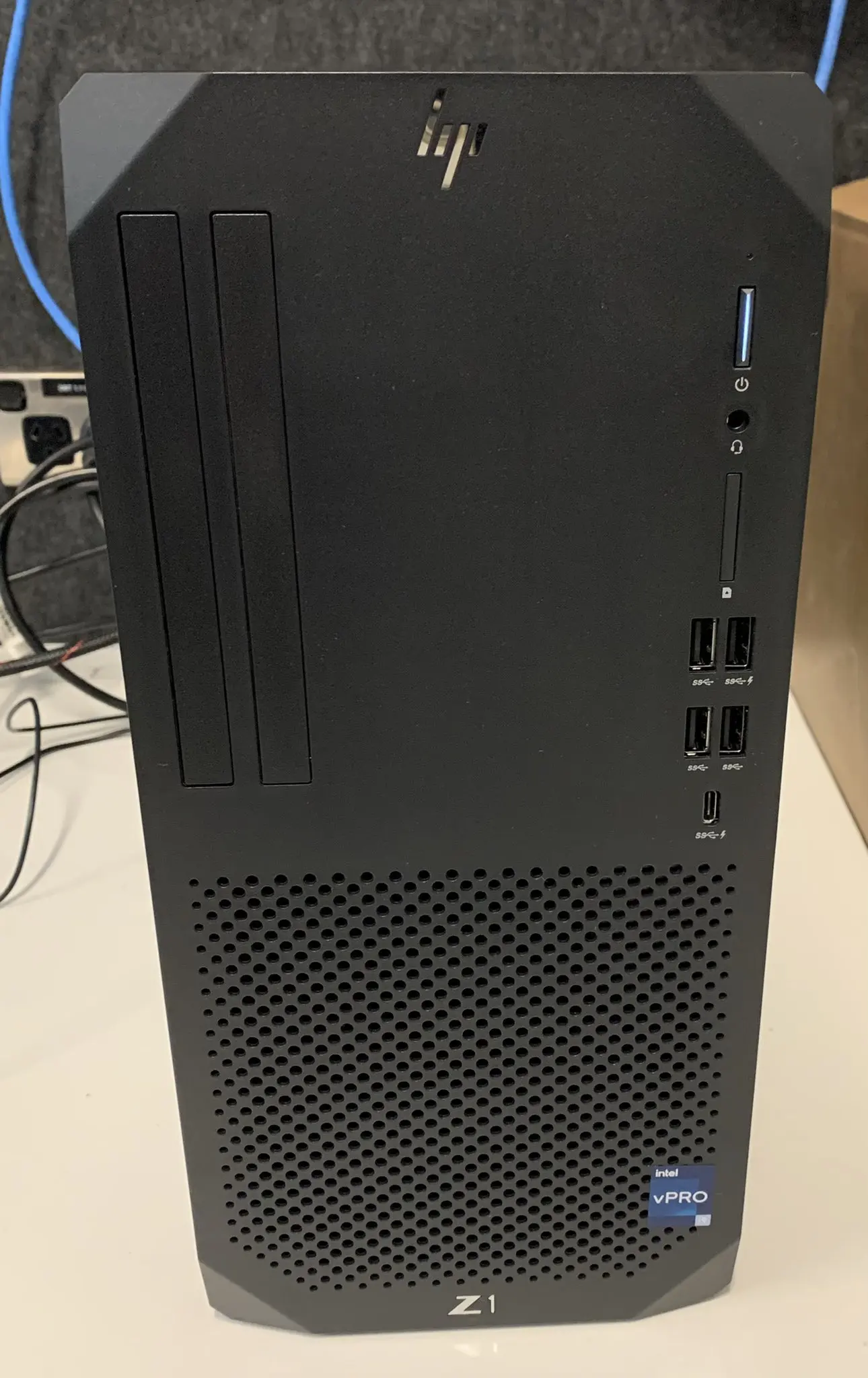 Enterprise Level Tower Workstation Z1 G9 - 1TB SATA, I5-12500