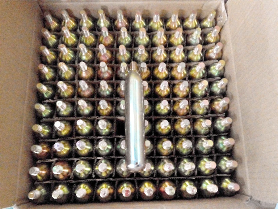 6.5g Argon Gas Cylinder for Red Wine Preservation - Mini Steel Bottle ...