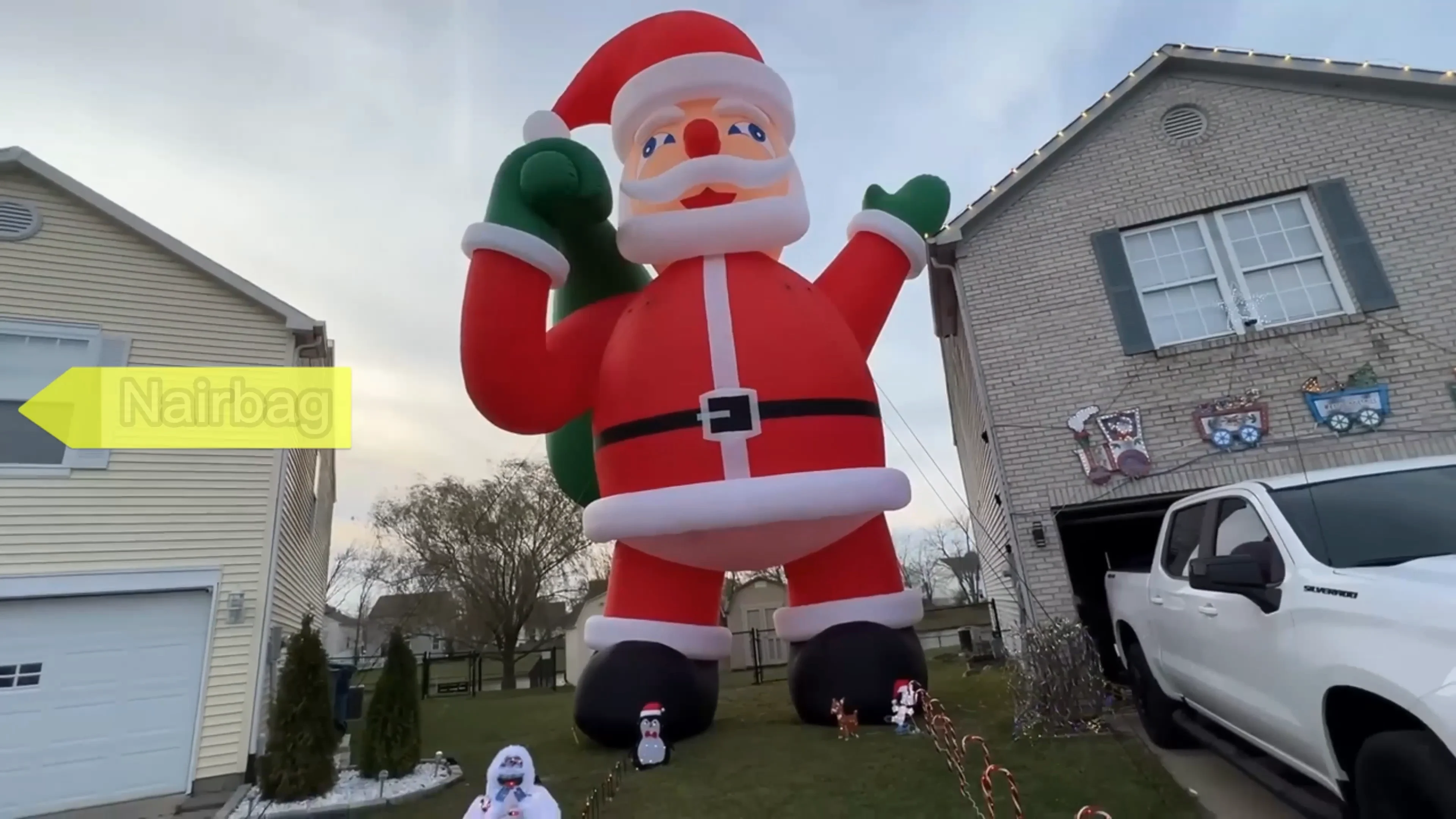 Custom Huge Inflatable Santa Yard Giant Christmas Ornaments Inflatable ...