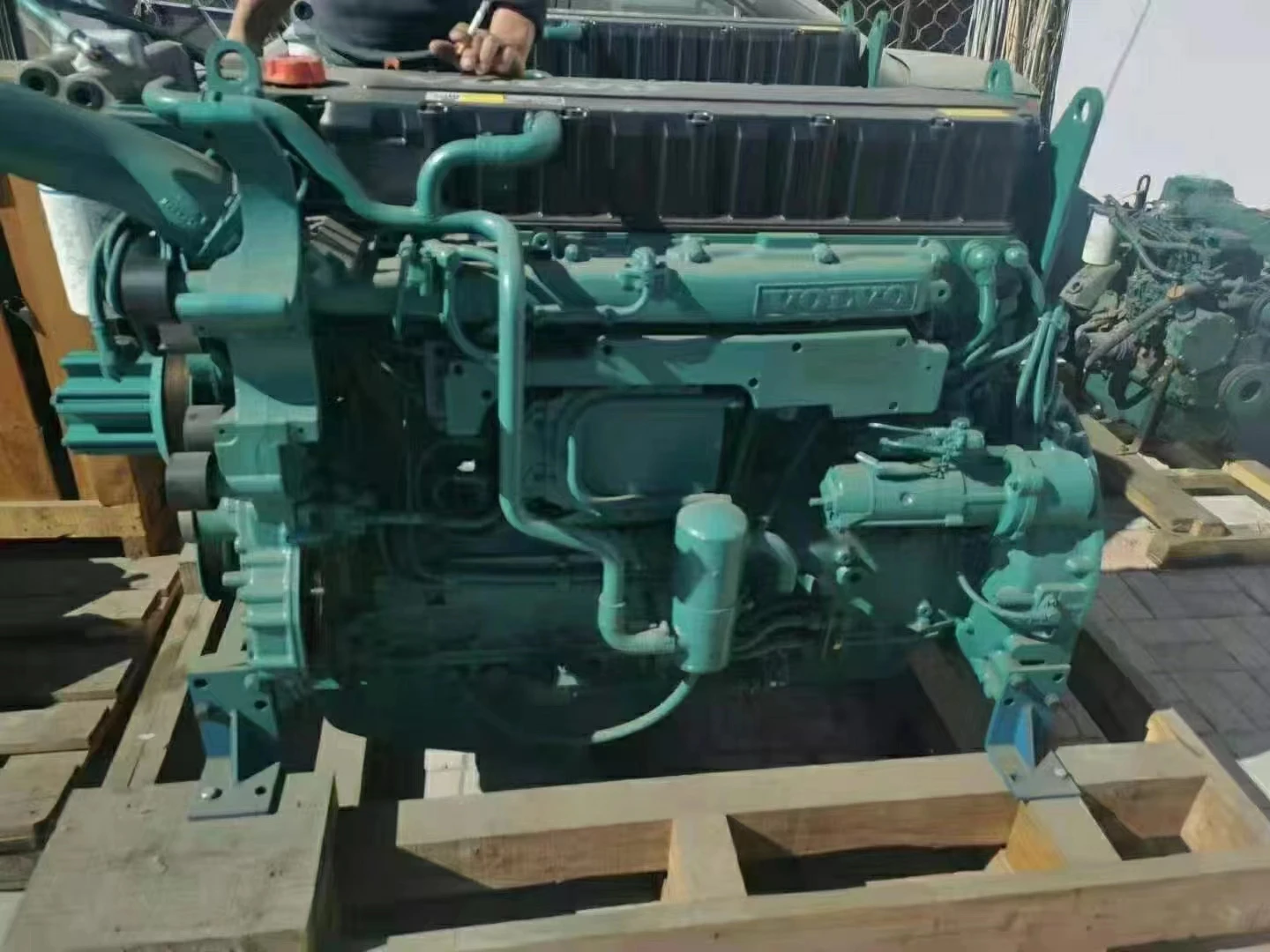 VOLVO D12D 460 FH2 Engine - Reliable Power for Construction