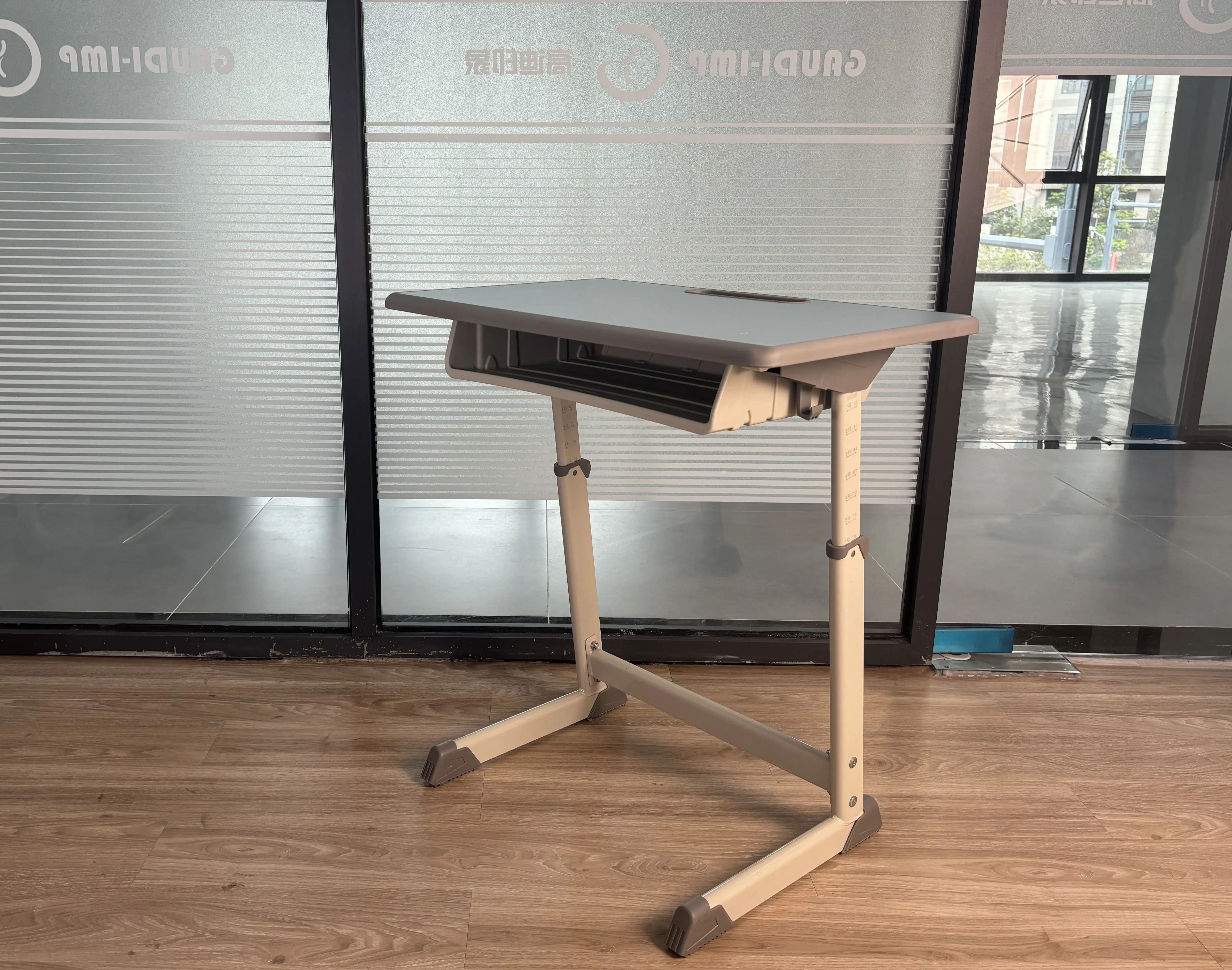 Campus Education School Sets Chairs And Tables For Classroom Seating ...