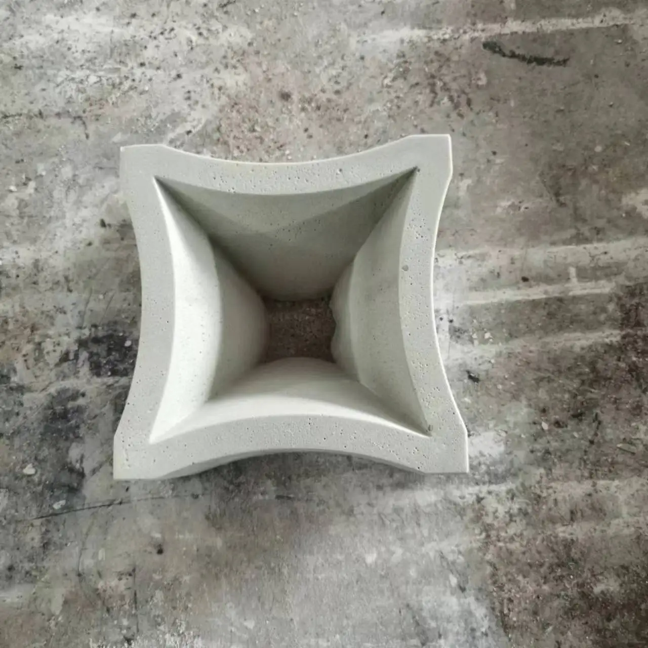 Hollow Plastic Concrete Retaining Wall Block Molds for Construction ...