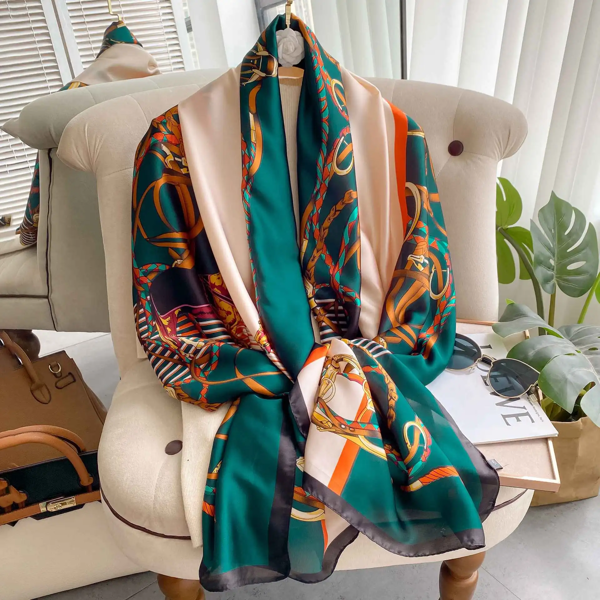 Wholesale Chain Pattern Latest Design 180 by 90 Silk Scarf