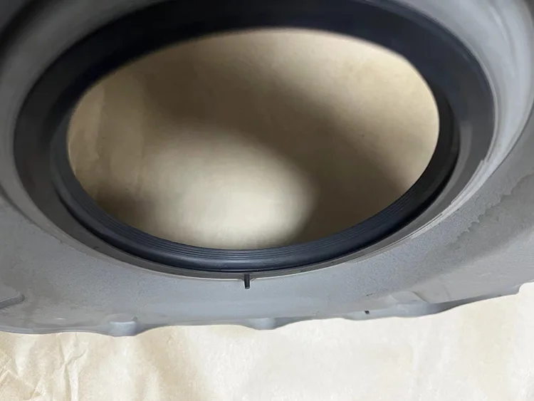 Lr043721 Crankshaft Retainer Oil Seal For Land Rover Discovery Lr4 Lr5 ...