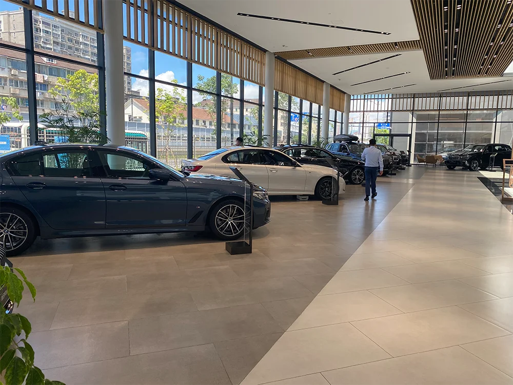 Hot Sale Toyota Hilux Diesel Pickup Truck 4x4 Nissan Navara D40 Used ...