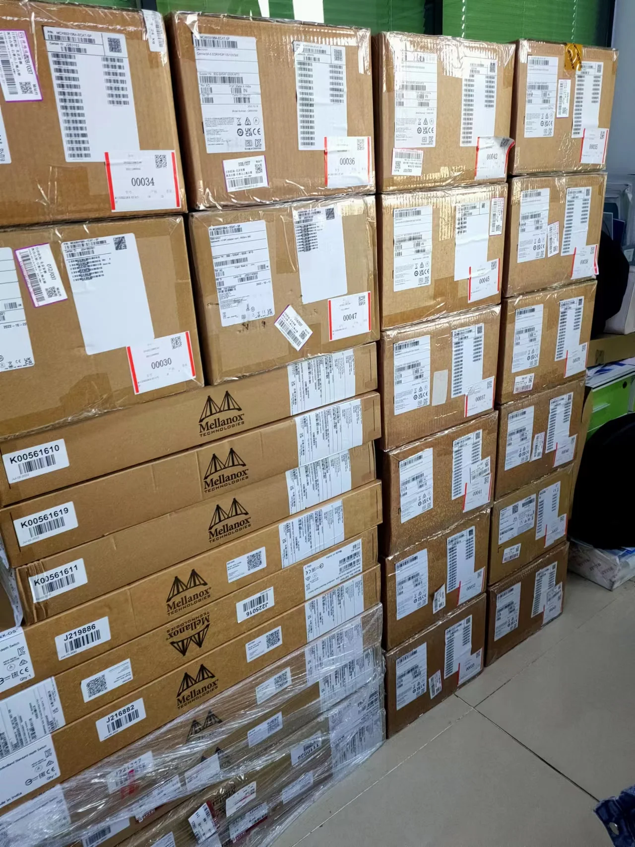 Mqm9790-ns2f Quantum 2 Ndr Infiniband Switch 64-ports 400gb/s 32 Osfp Ports Unmanaged P2c ...