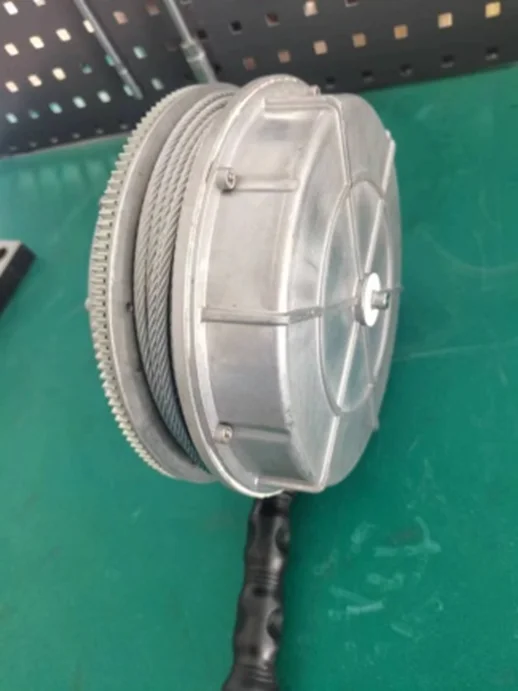 Retractable Type Fall Arrester with Integral-Rescue Facility