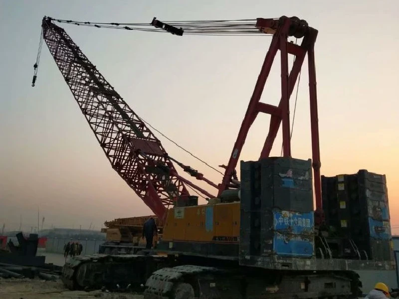 High Stability 150Ton Hydraulic Crawler Crane 150T Crawler Crane ...