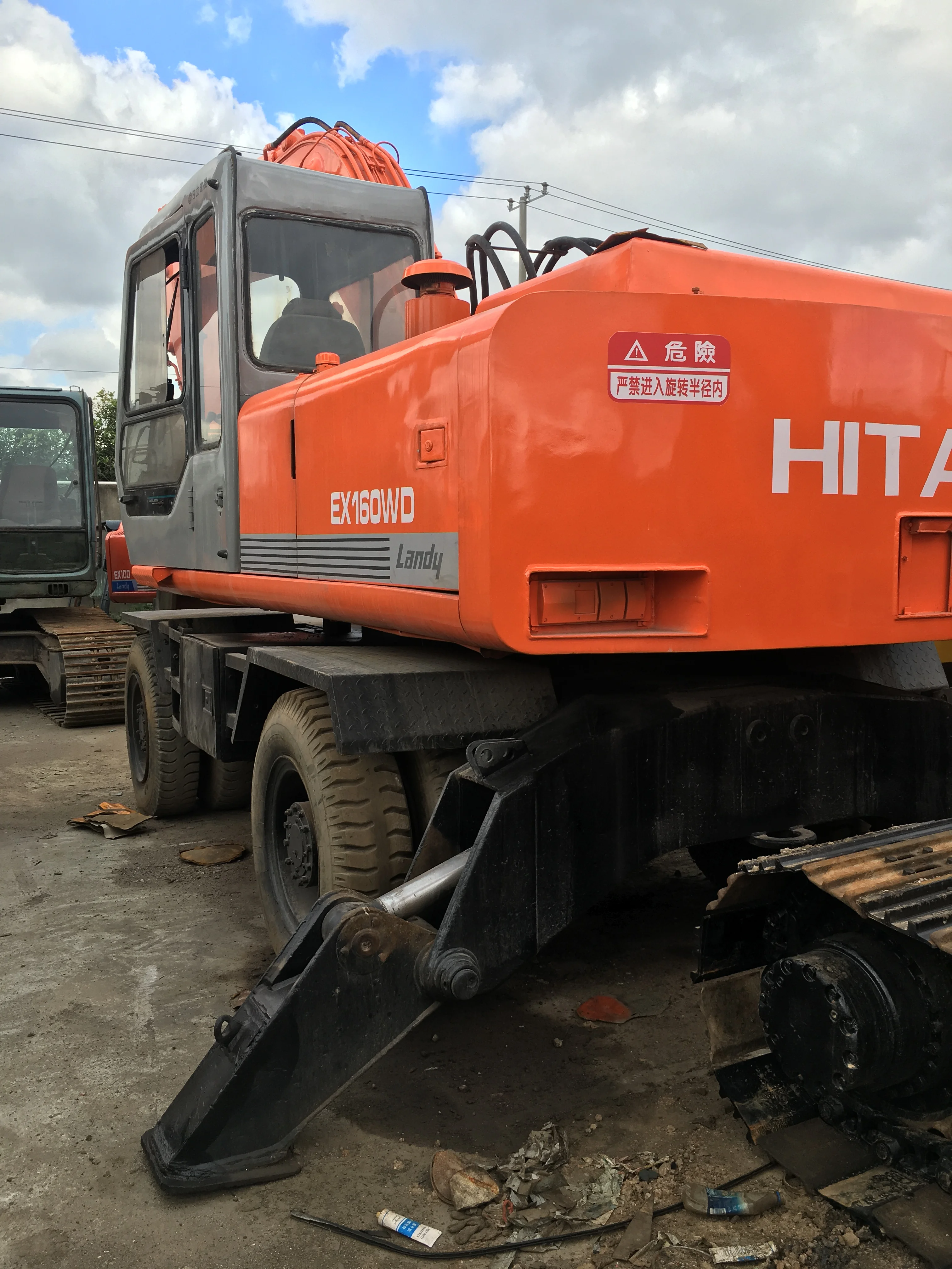 Used Excavator Digger - Hitachi Ex160wd Wheel Excavator
