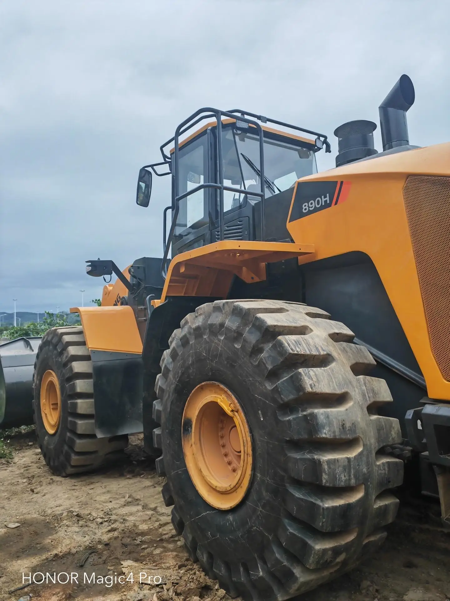 Enhance Efficiency With Cummins-powered Loader 890h: Unmatched Loading ...