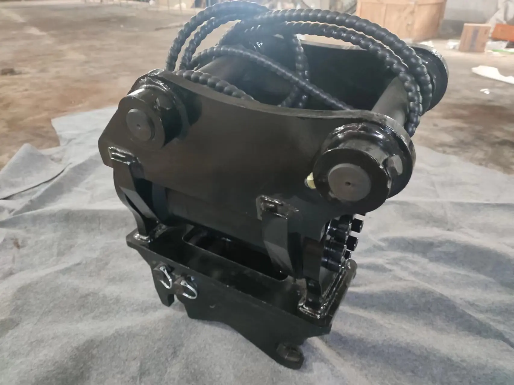 XZFE 180 Degree Power Tilt - Hydraulic Rotator for Excavators