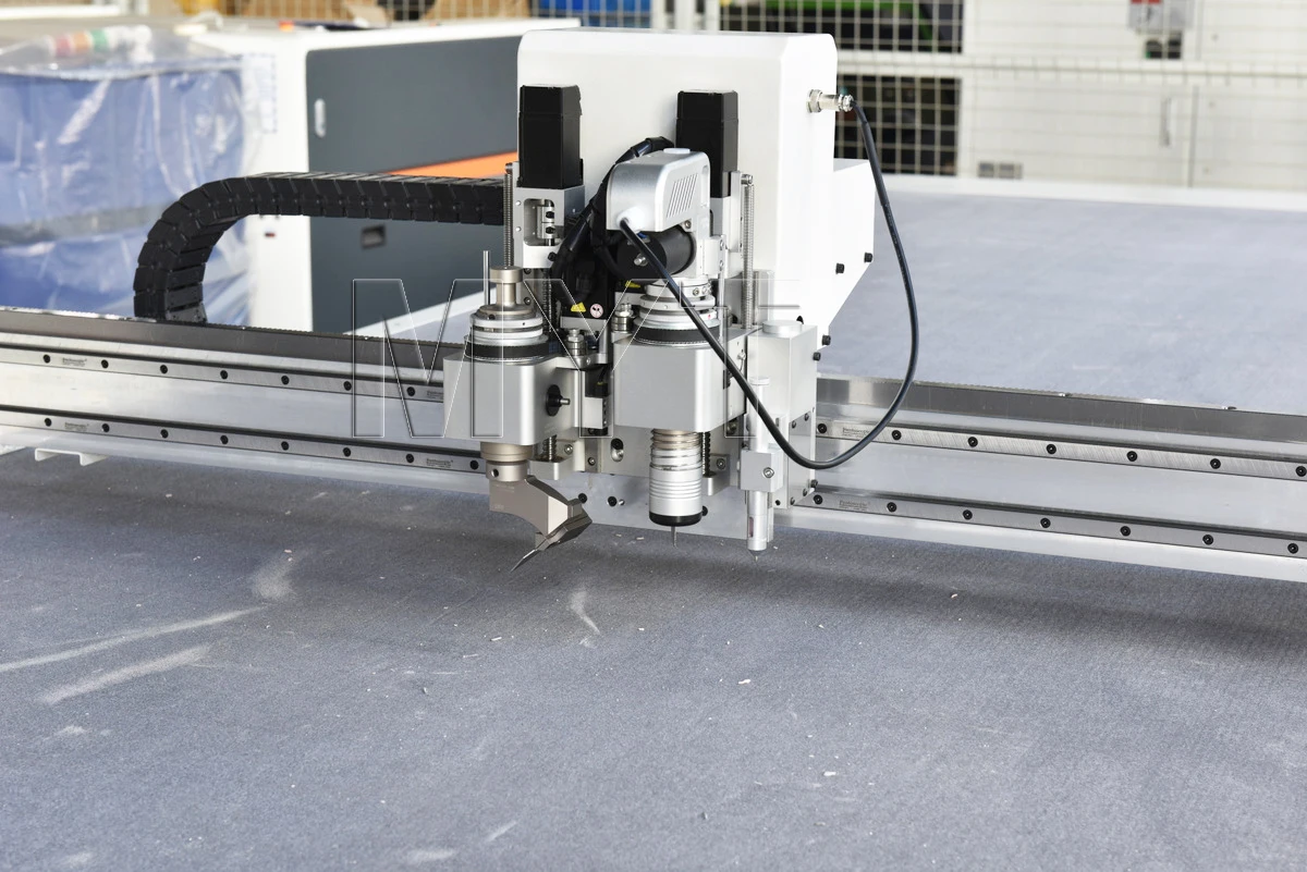 MYT ALU Pre-Insulated Duct Cutting Machine - Easy & Efficient