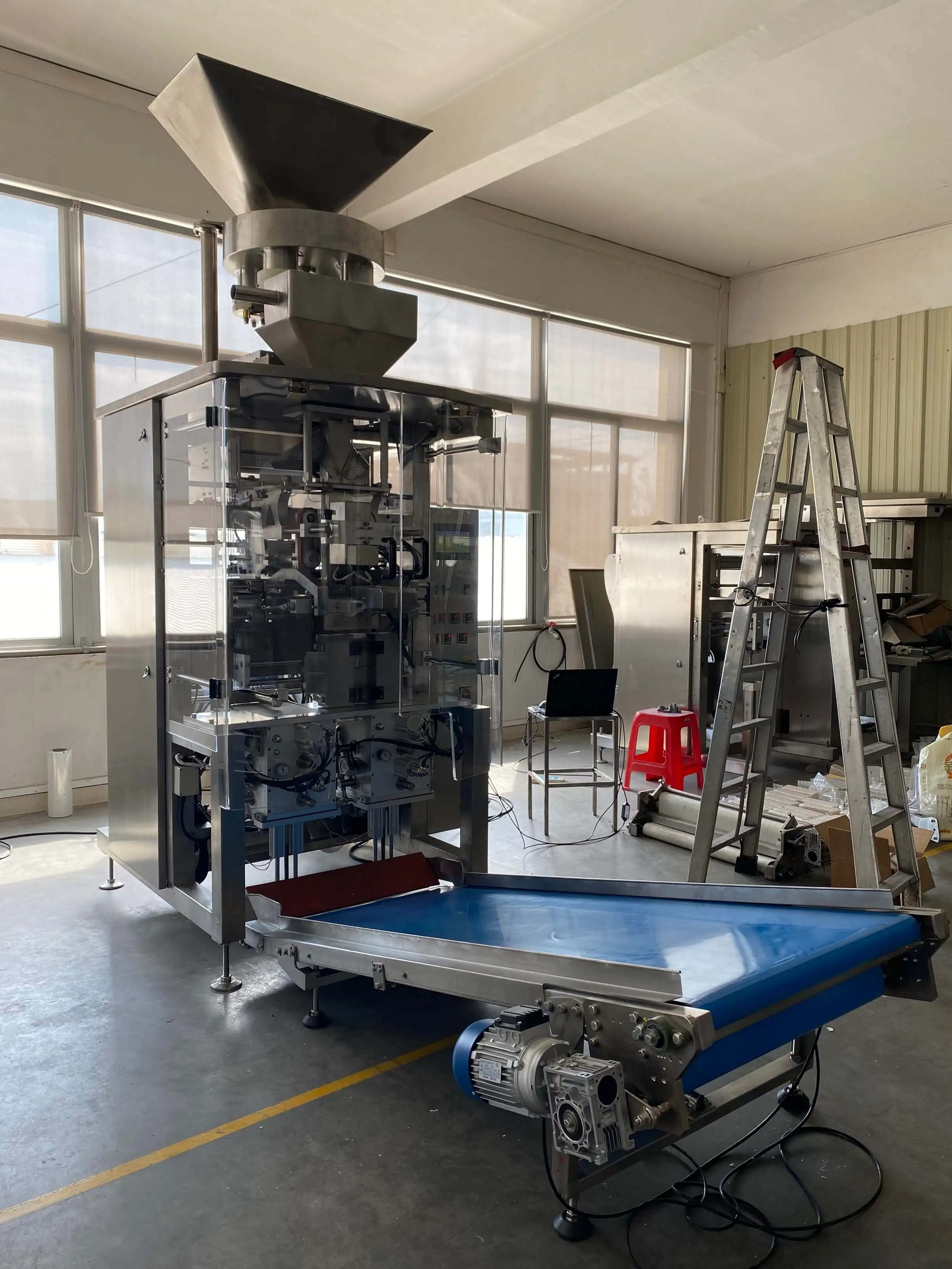 BAOPACK Automatic Vertical Vacuum Packing Machine for 2kg-8kg