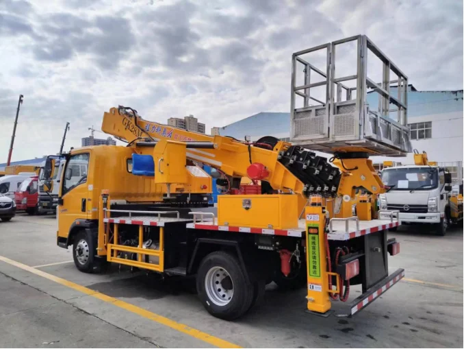 Factory Sinotruk HOWO 28m 150HP Telescopic Basket New Diesel ...