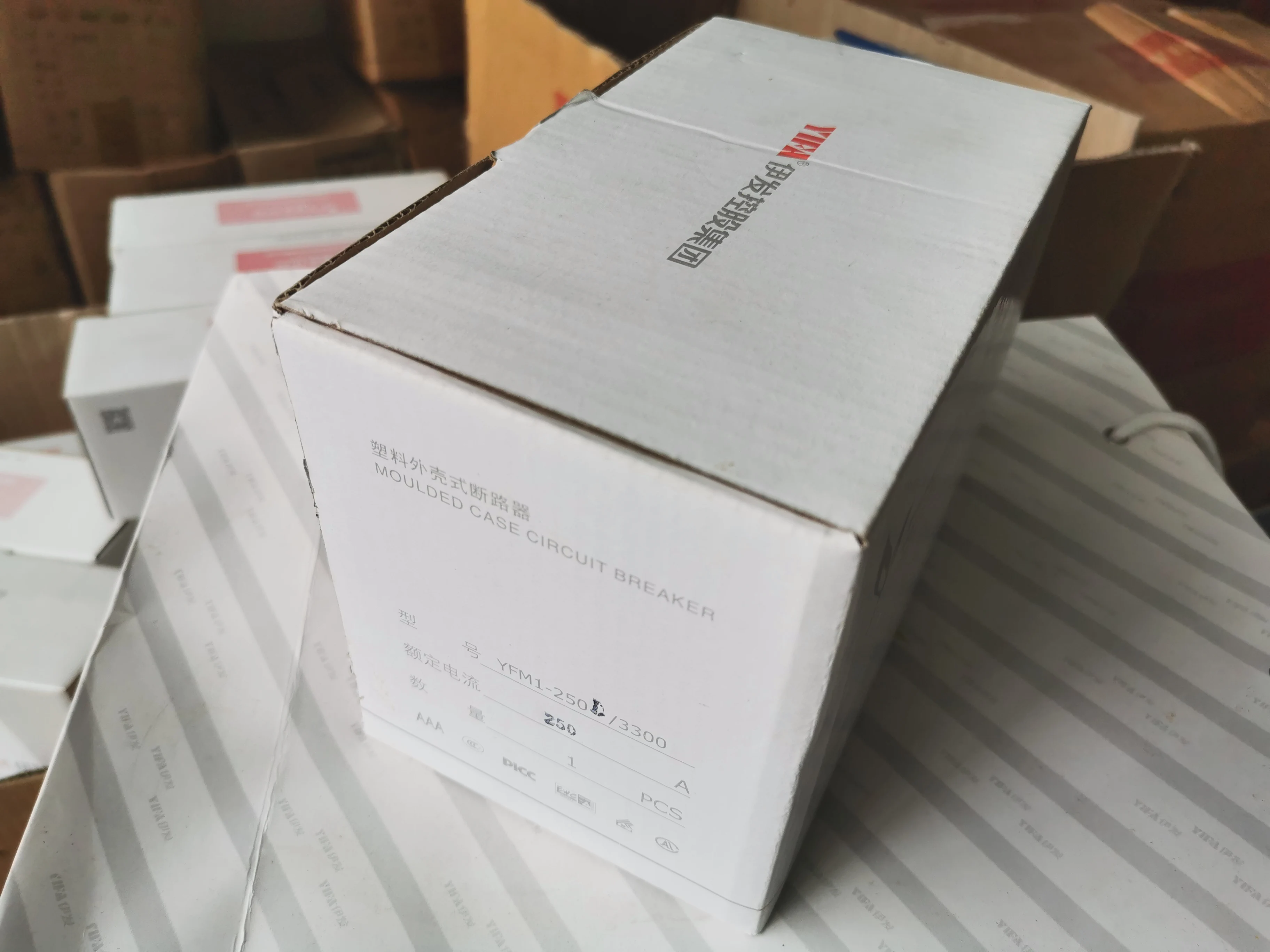 Moulded Case Circuit Breaker 4p 630a Mccb 500a - Buy 350 Amp Mccb ...