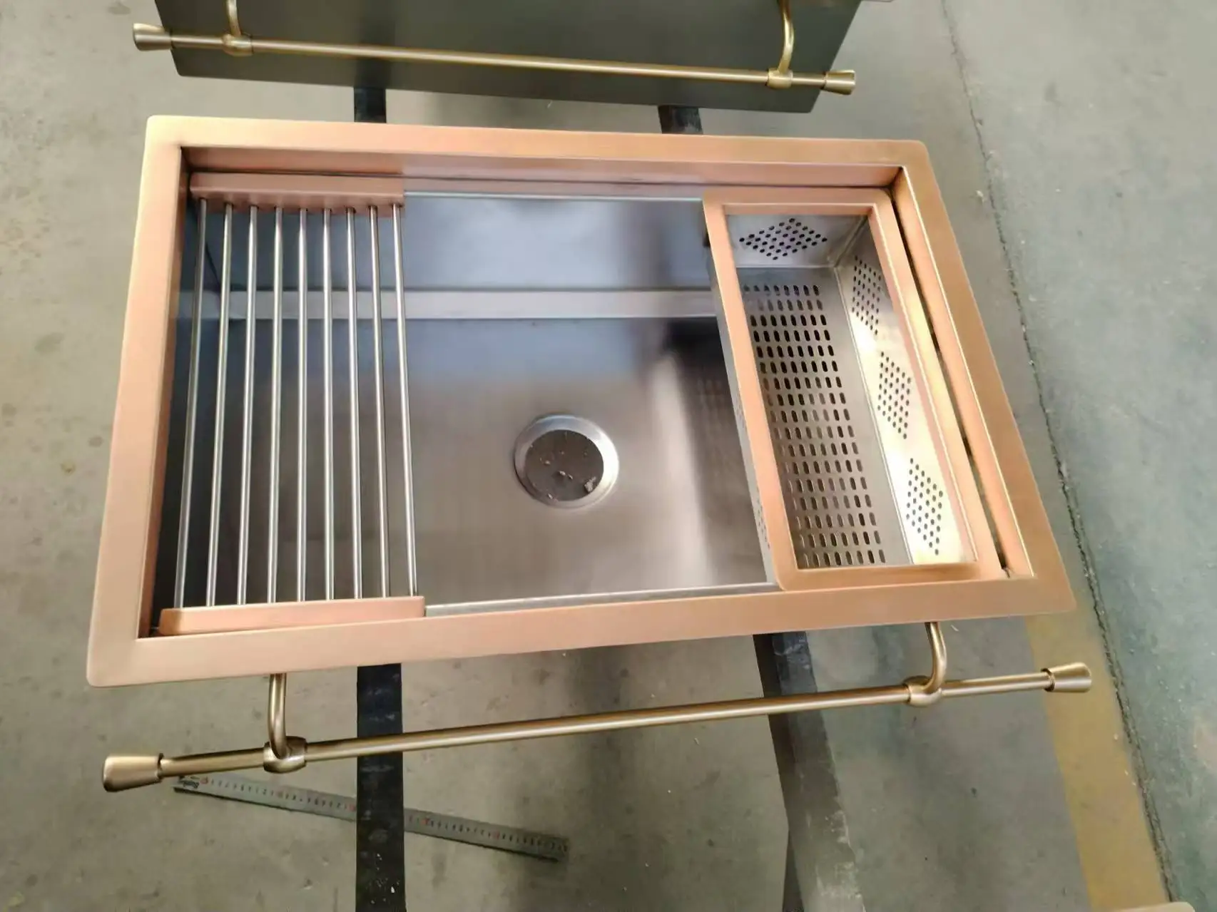 Custom Italian Kitchen Sink - Large Single Bowl Retro