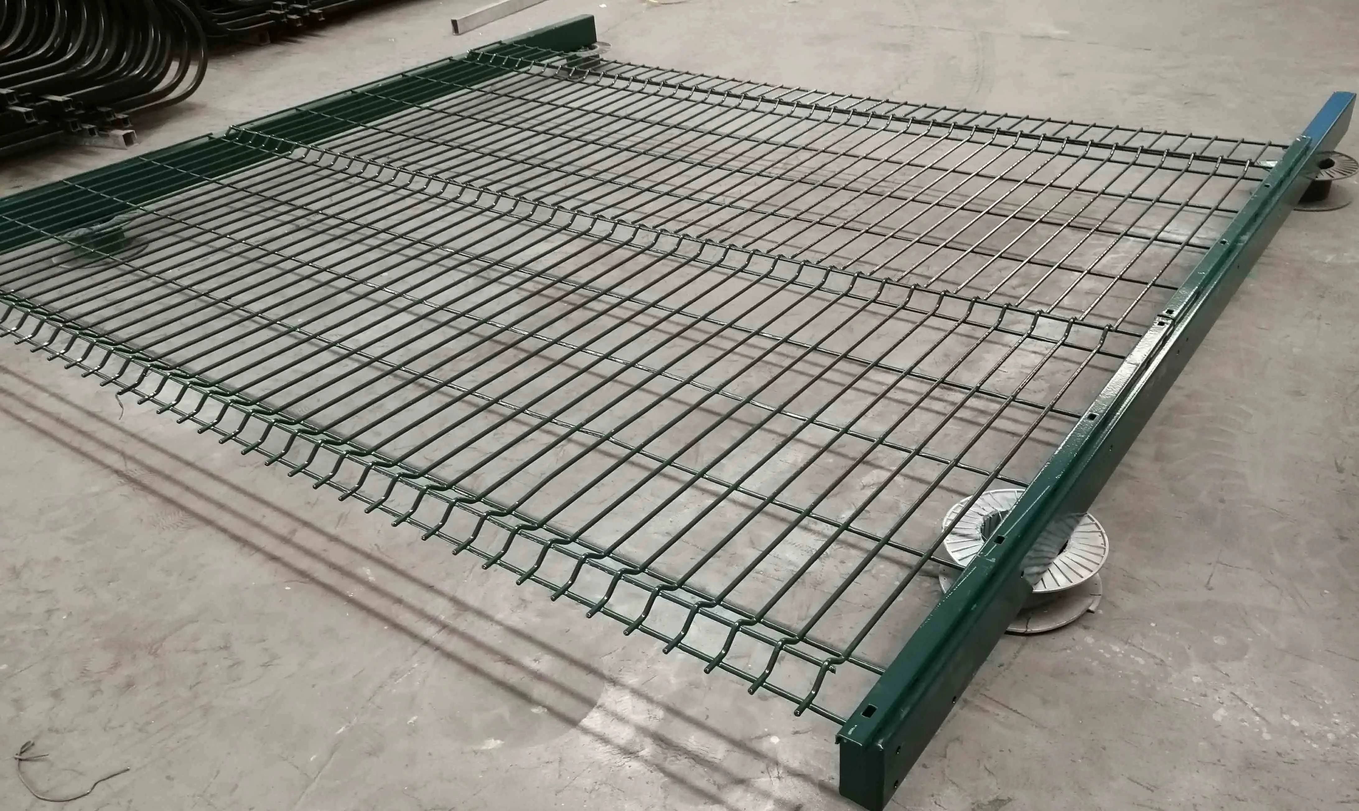 Haiao PVC Coated Wire Mesh Fences - Durable & Versatile