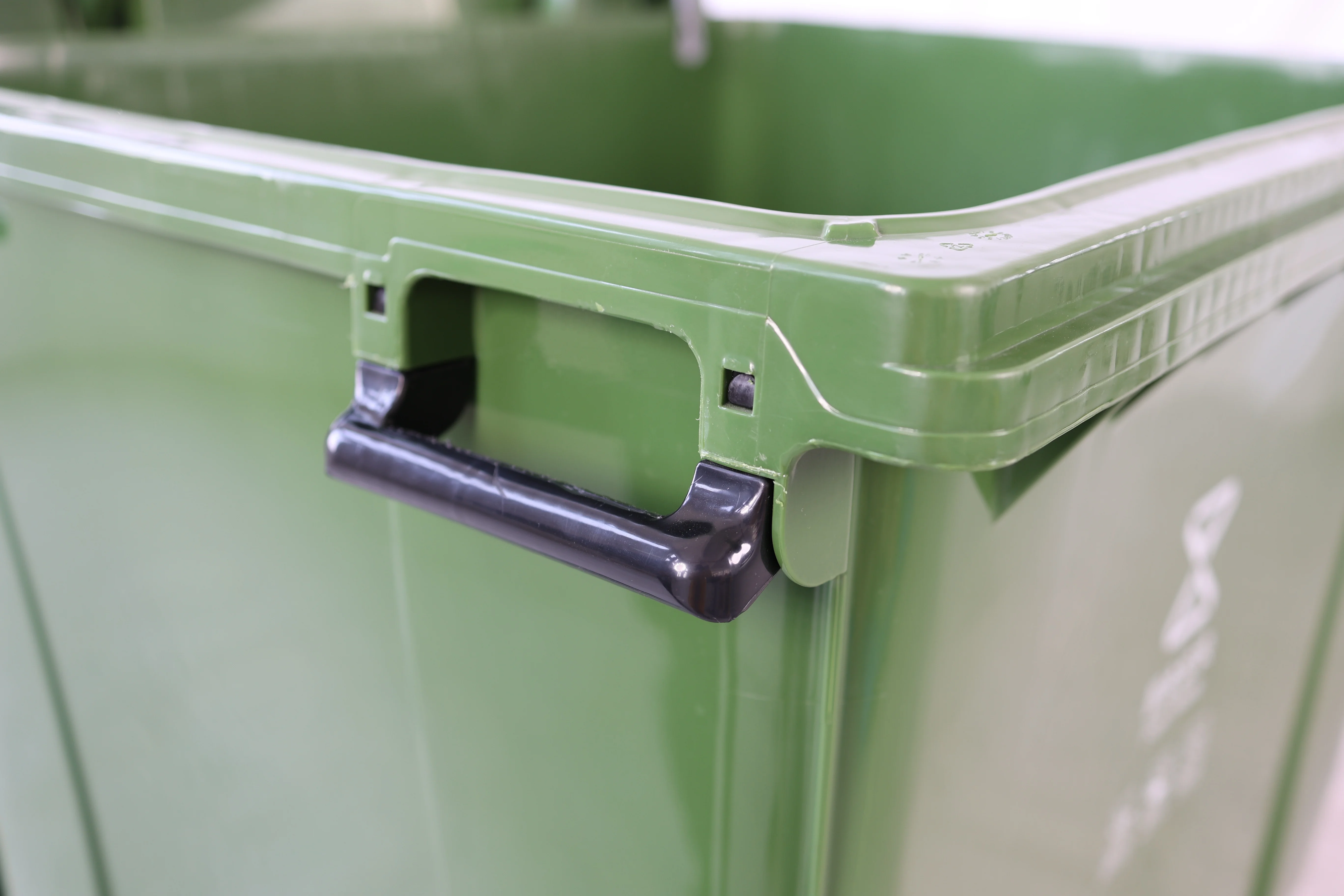 1100 Liter Plastic Waste Containers - Durable & Sustainable