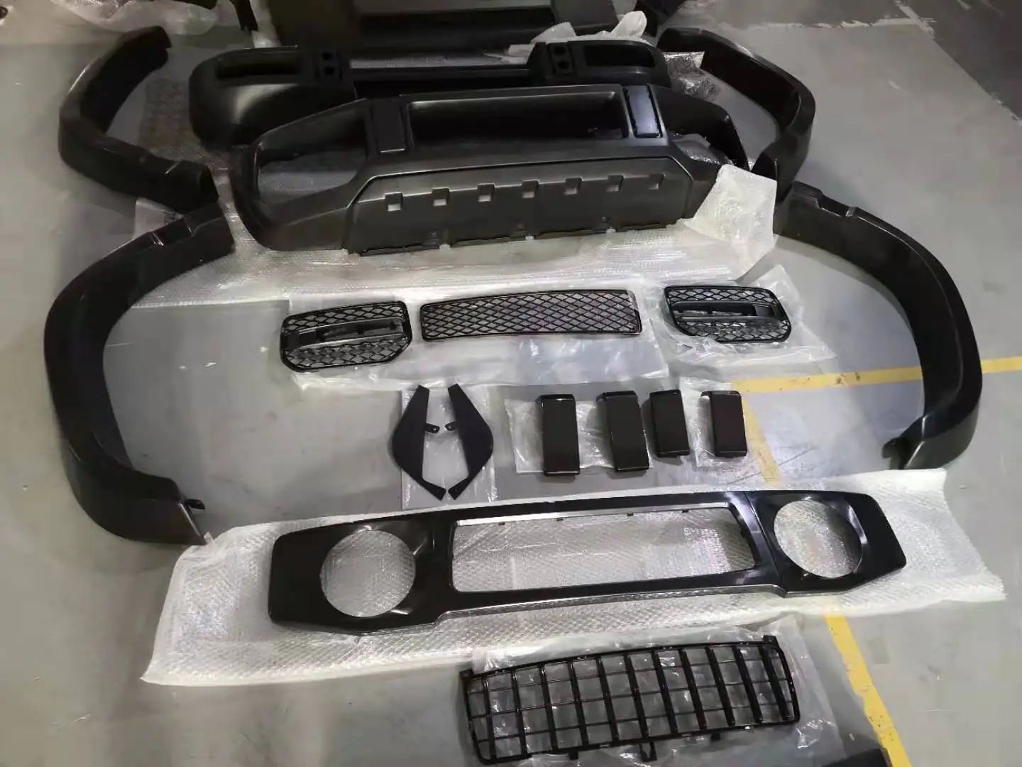 Auto Parts Luxury Body Kit Scratch-resistant Wear-resistant For Suzuki ...