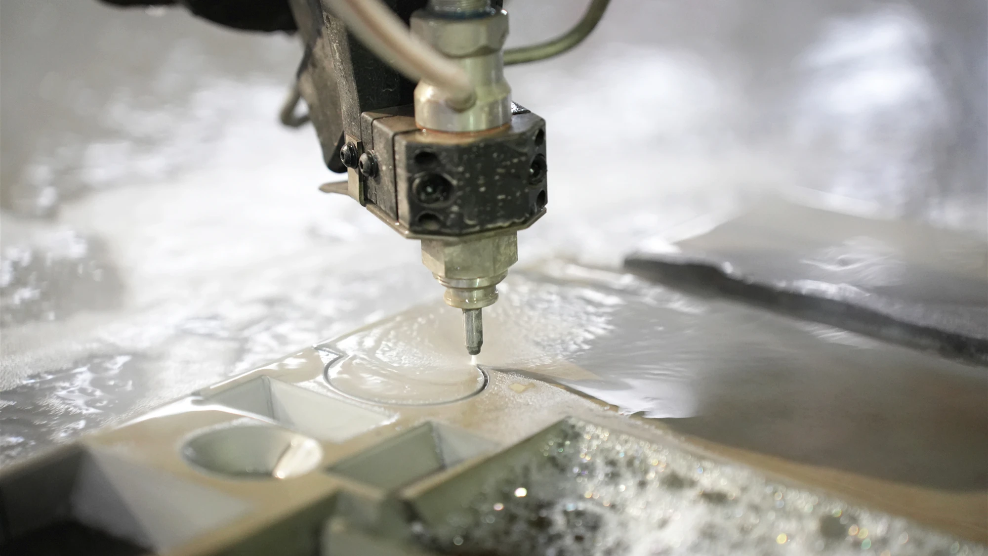YC 5 Axis Precision Water Jet System Waterjet Machine Manufactures ...