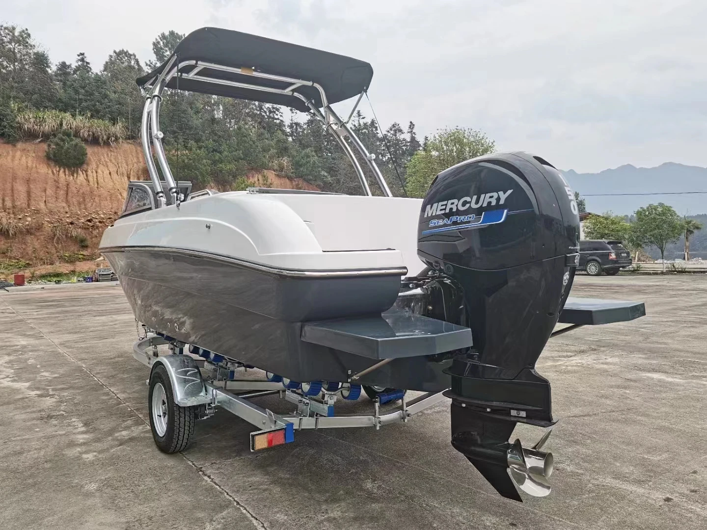 20ft Fiberglass Deep V Hull 90~200hp Outboard Engine Fishing Boat