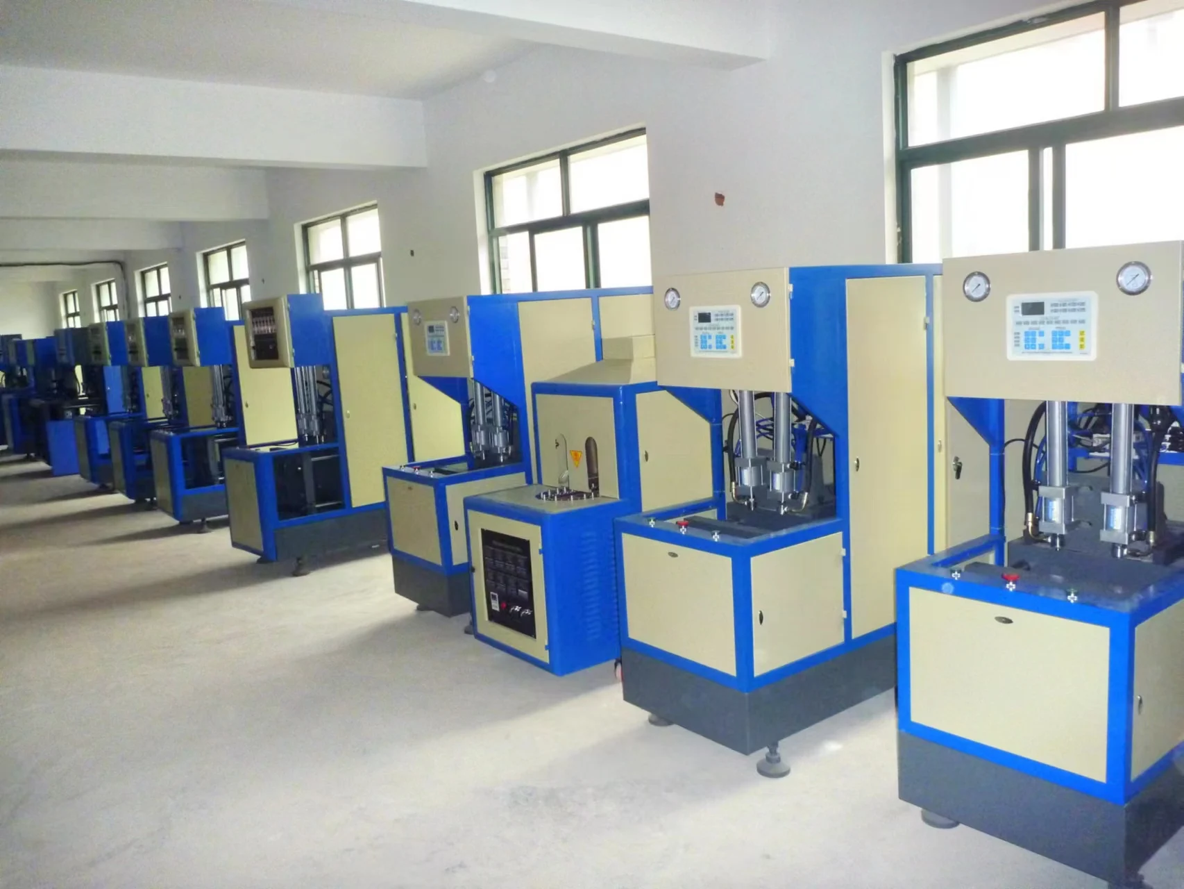 4 Cavity Semi-automatic Injection Plastic Blow Molding Machine Pet Jar ...