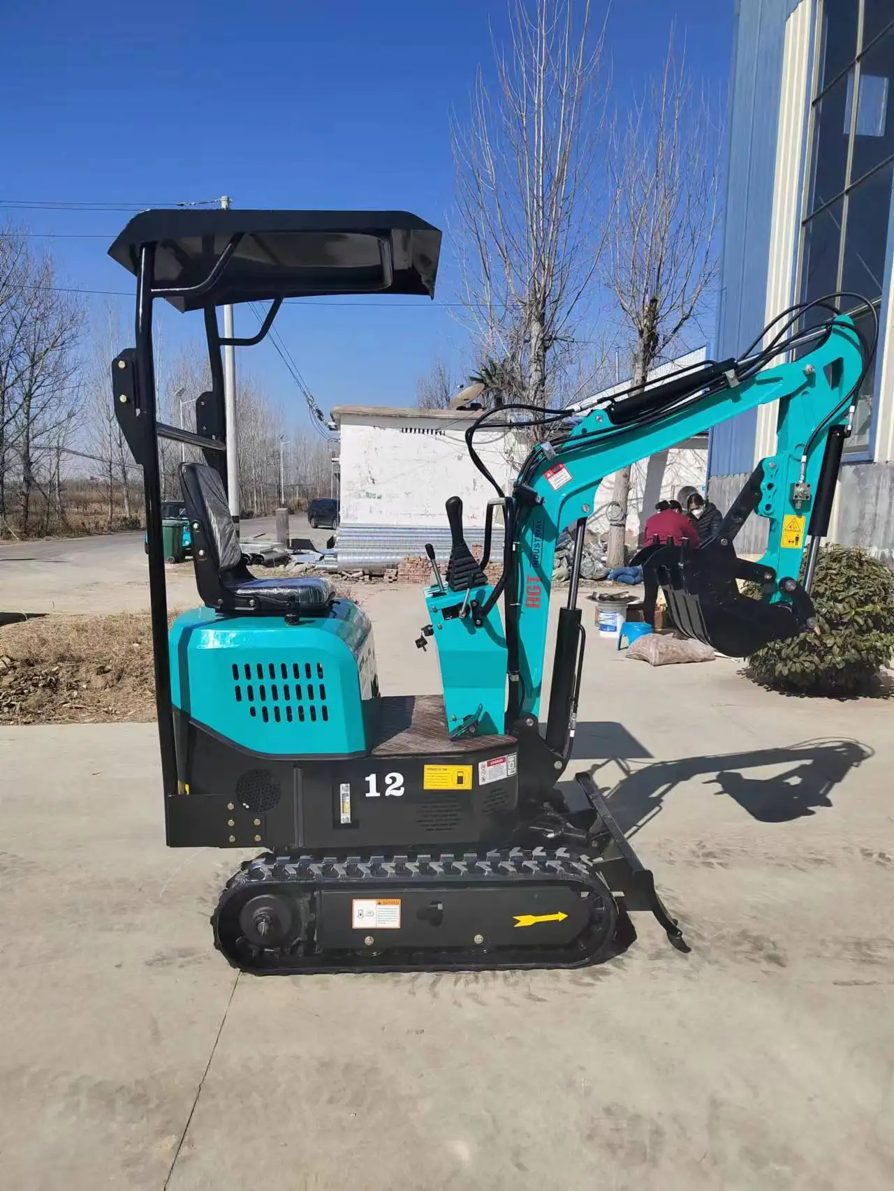 AGT KAT 12 - Efficient 1.2 Ton Mini Excavator for Households