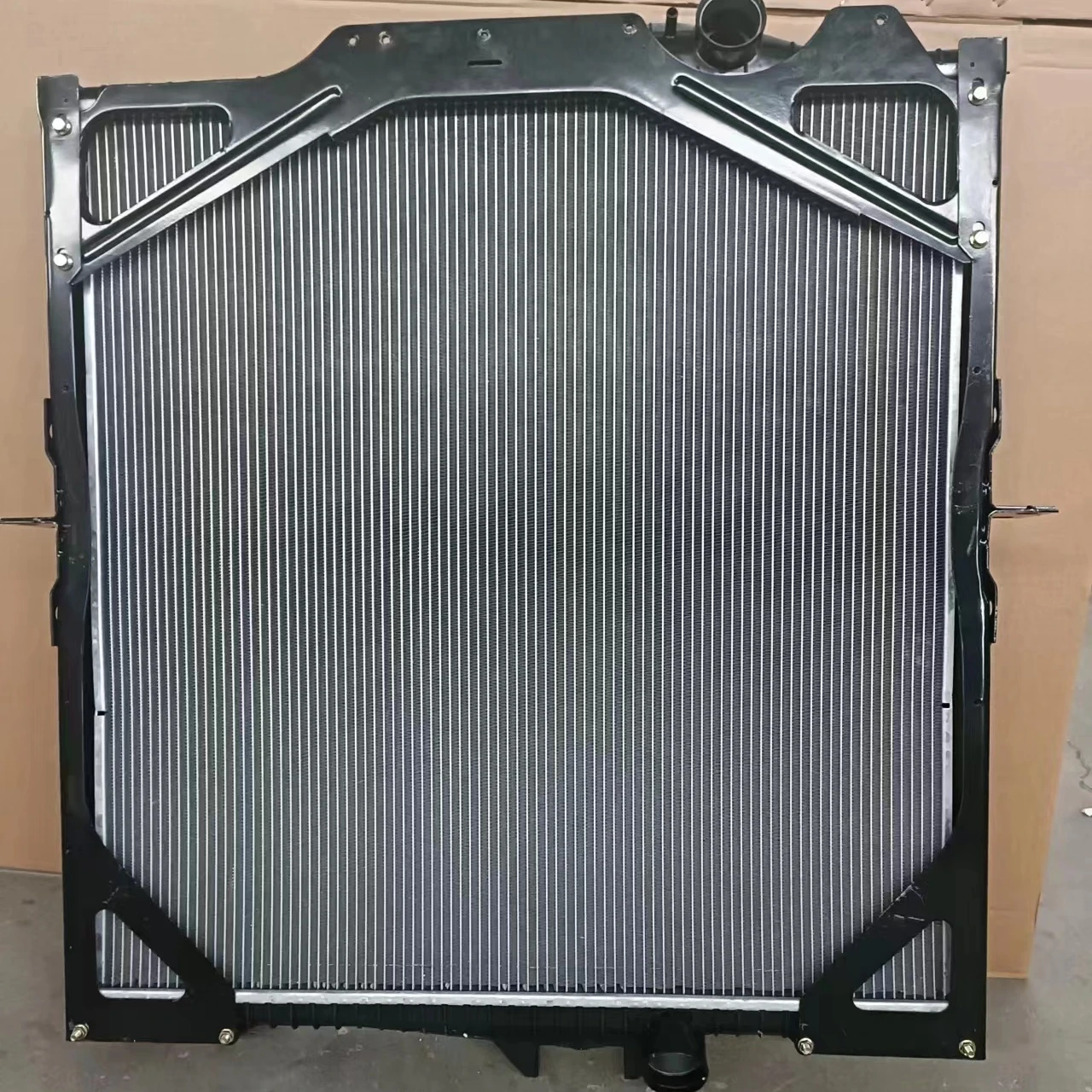 Factory direct high quality aluminum-plastic radiator for Volvo truck ...