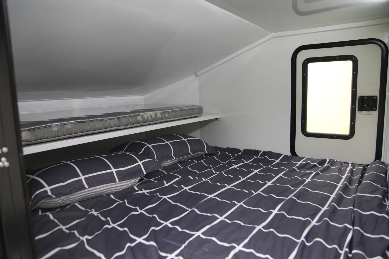 Ecocampor Lightweight off-Grid Camping Trailer for Off-road