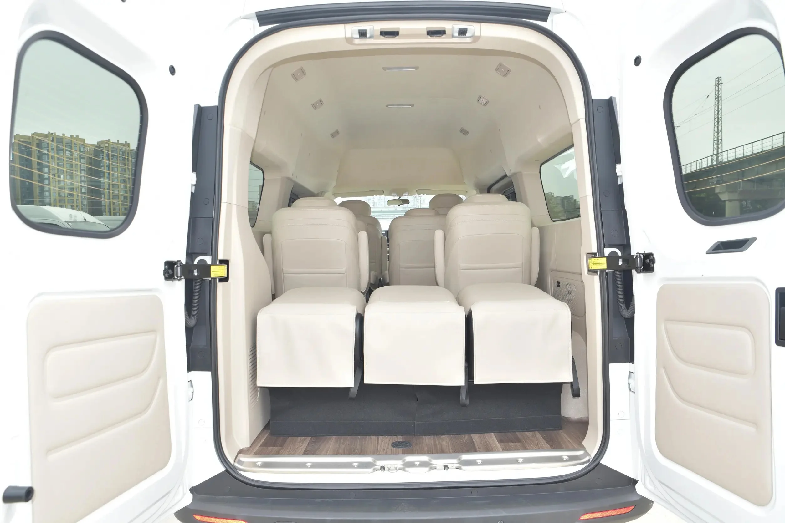 Saic Maxus Compact And Beautiful Design V70 2024 2.0t 9at Luxury ...