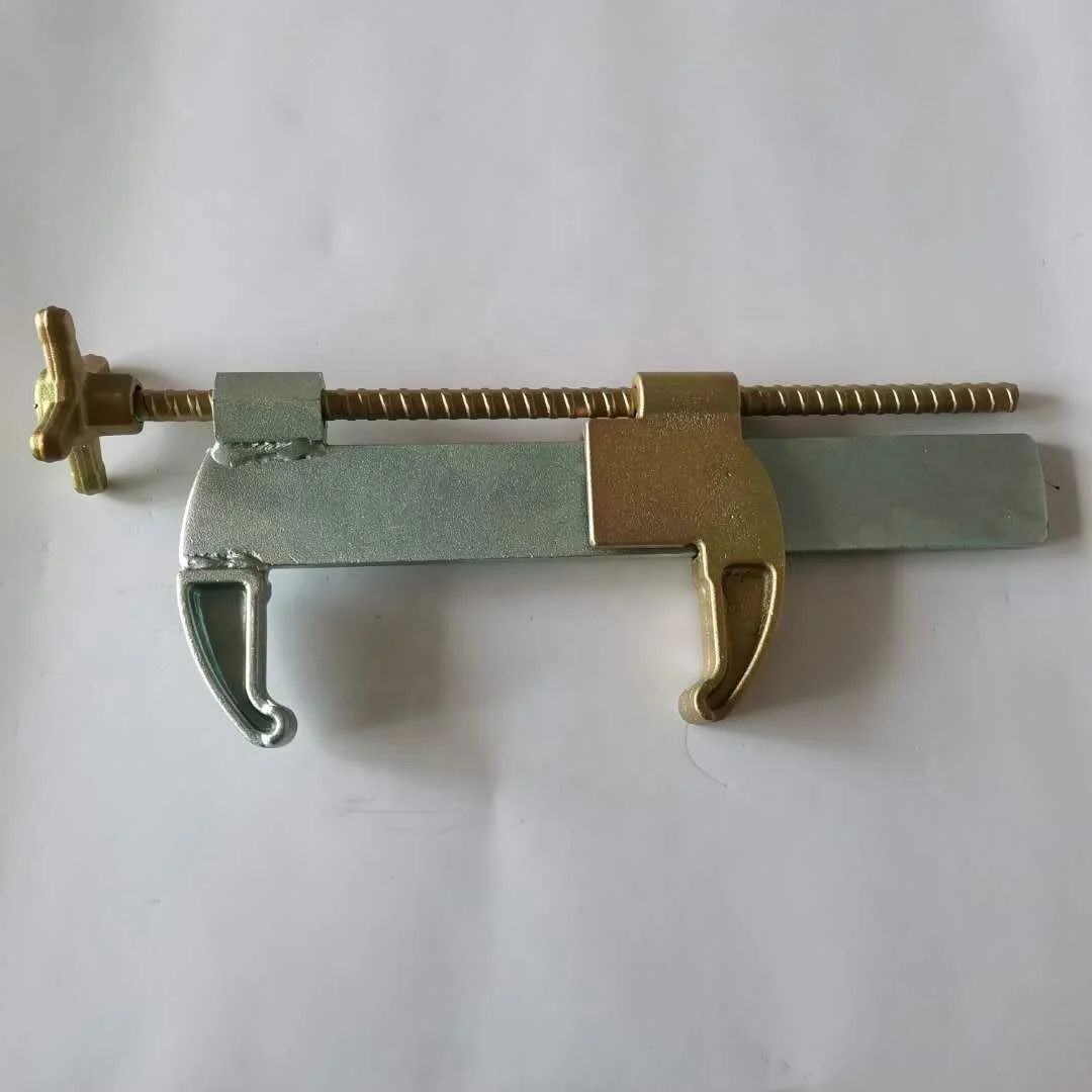 Scaffolding Formwork Accessories Forged Adjustable Panel Clamp - Buy ...
