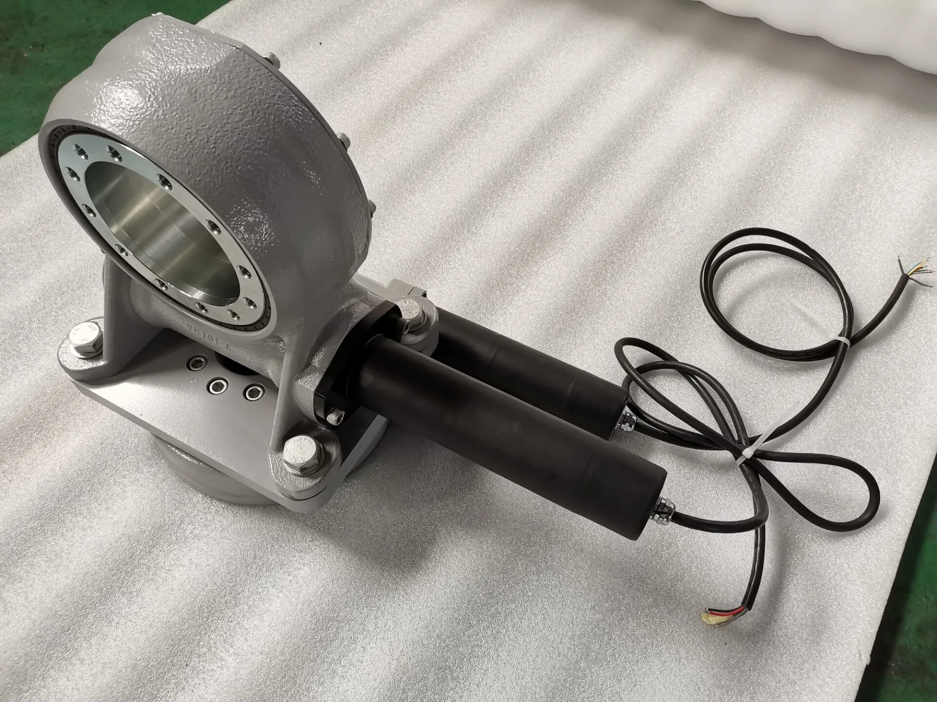 Luoyang Jw Solar Tracker Enclosed Single/dual Axis Se7 Sde7 Sdd7 Se7-2 ...