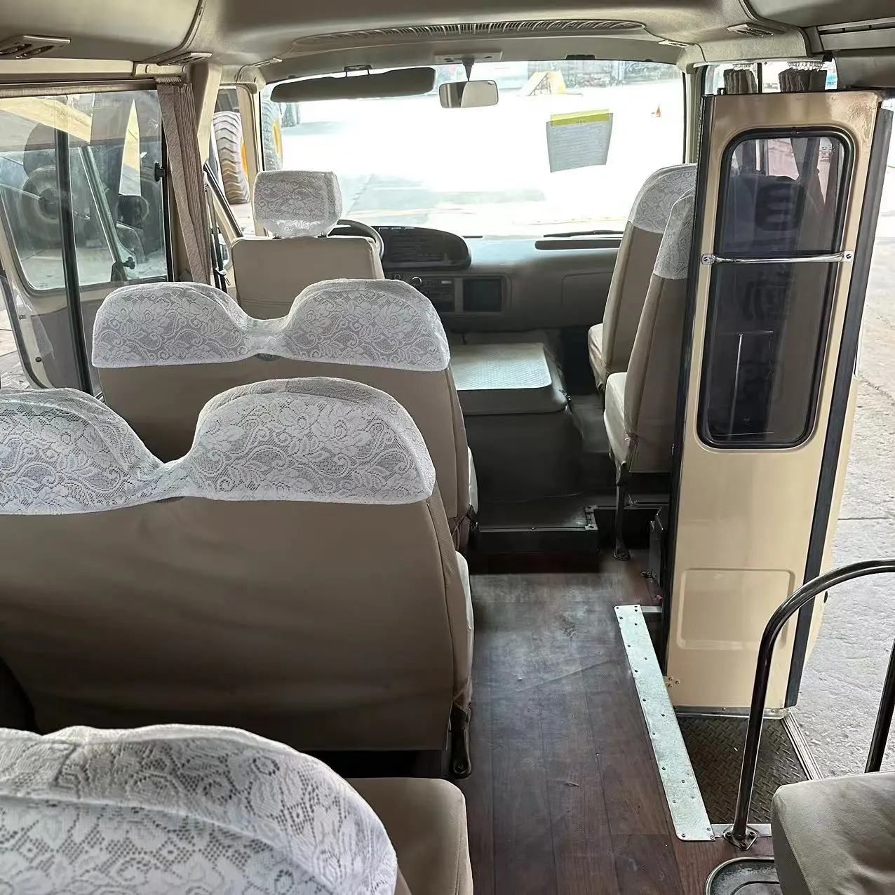 Left Hand Drive Mini Bus - 30 Seat Coaster Buses for Sale