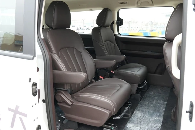 BAW Ace M7 New Energy Standard Axis EV MPV for Family Travel