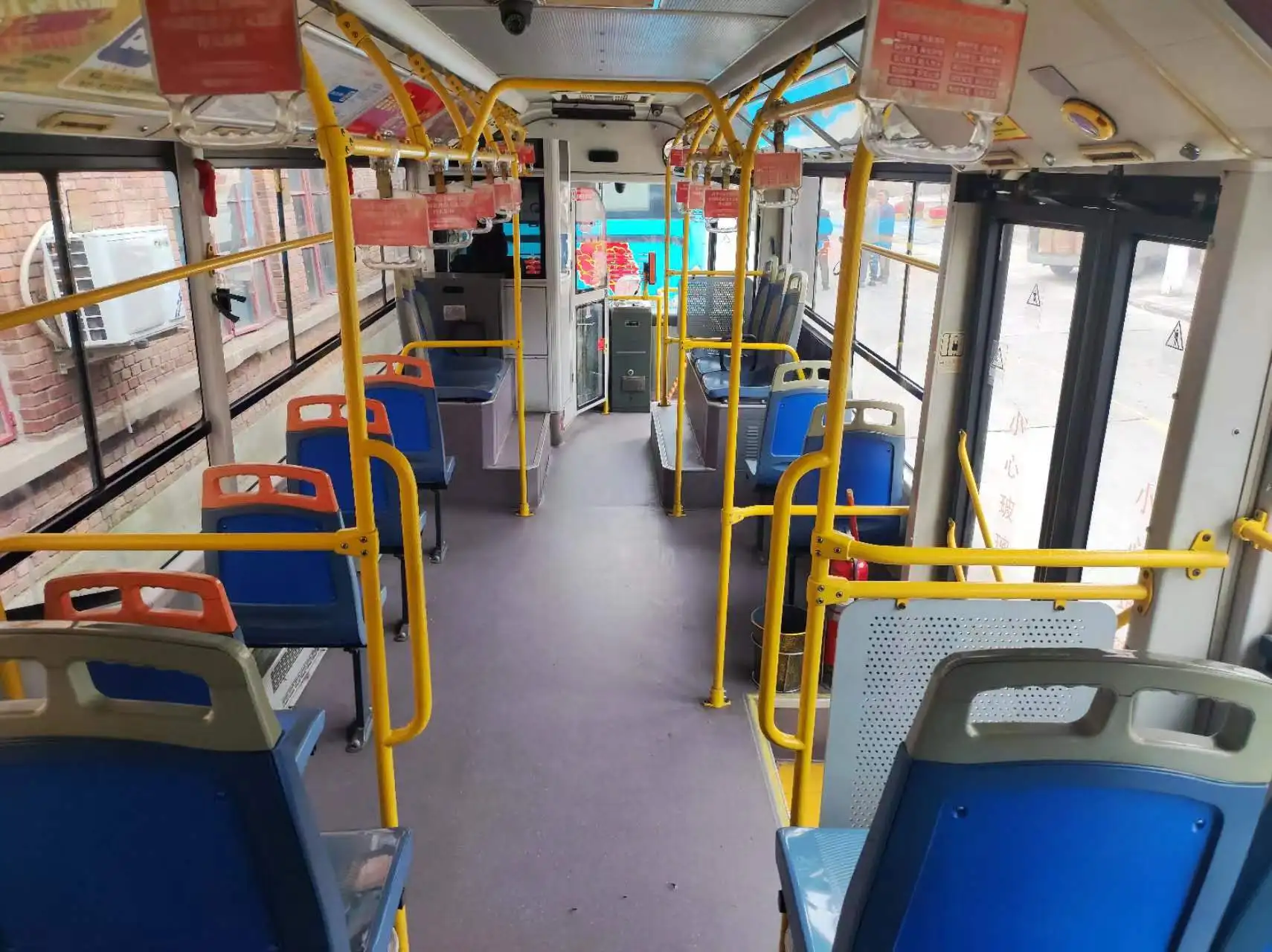 ZK6105 CNG Hybrid Bus - 28-70 Seater City Transporter