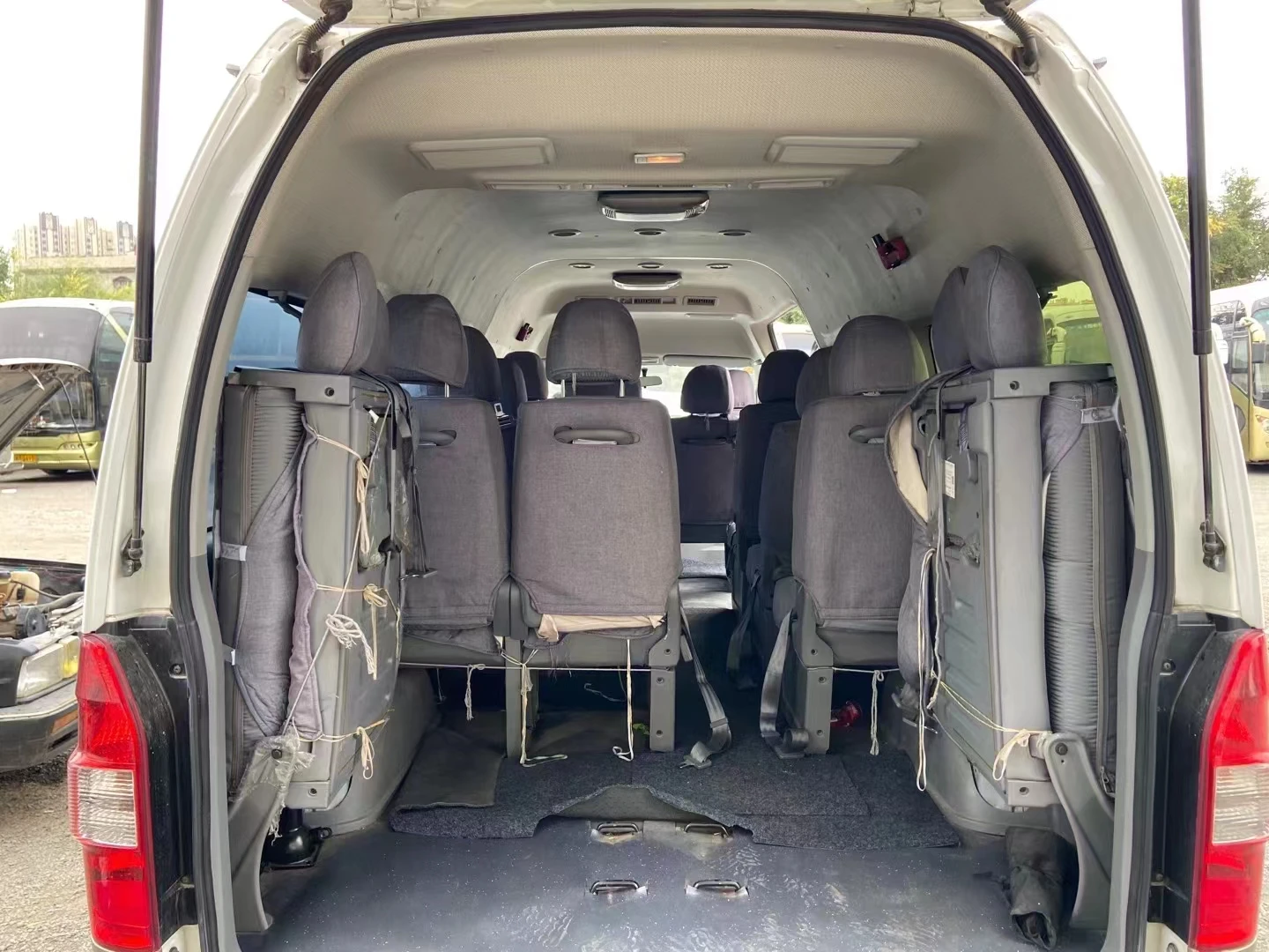 Jinbei Hiace Bus - 16 Seater Customized Mini Bus for Sale