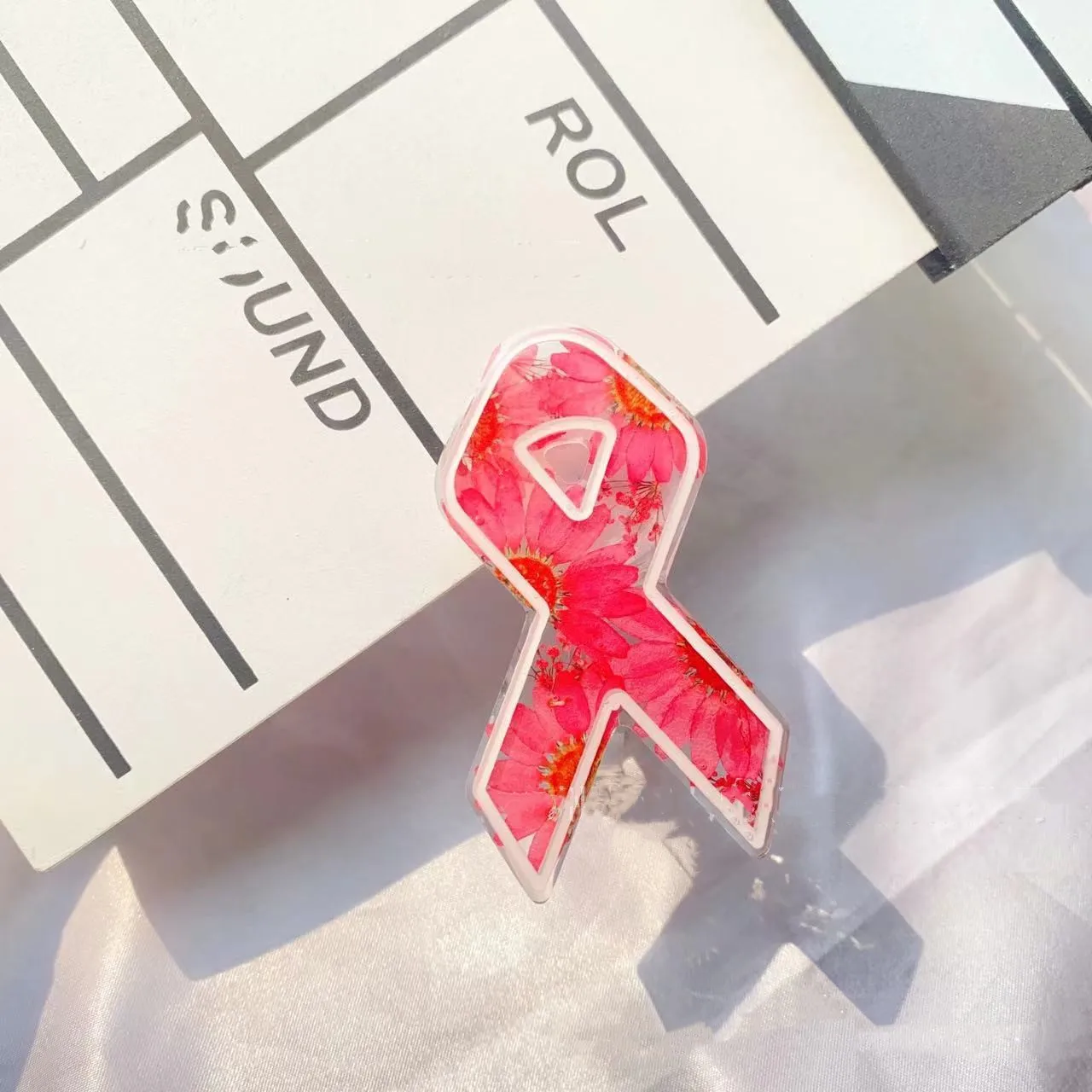 Breast Cancer Awareness Ribbons Dried Flower Resin Nurse Retractable ...