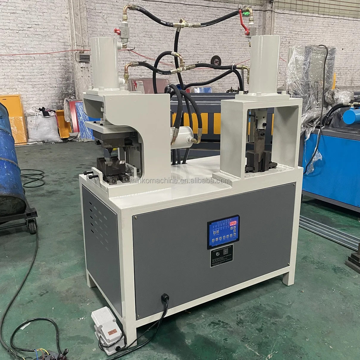 Hydraulic Steel Pipe Angle Punching Notching Round Pipe Angle Tube ...