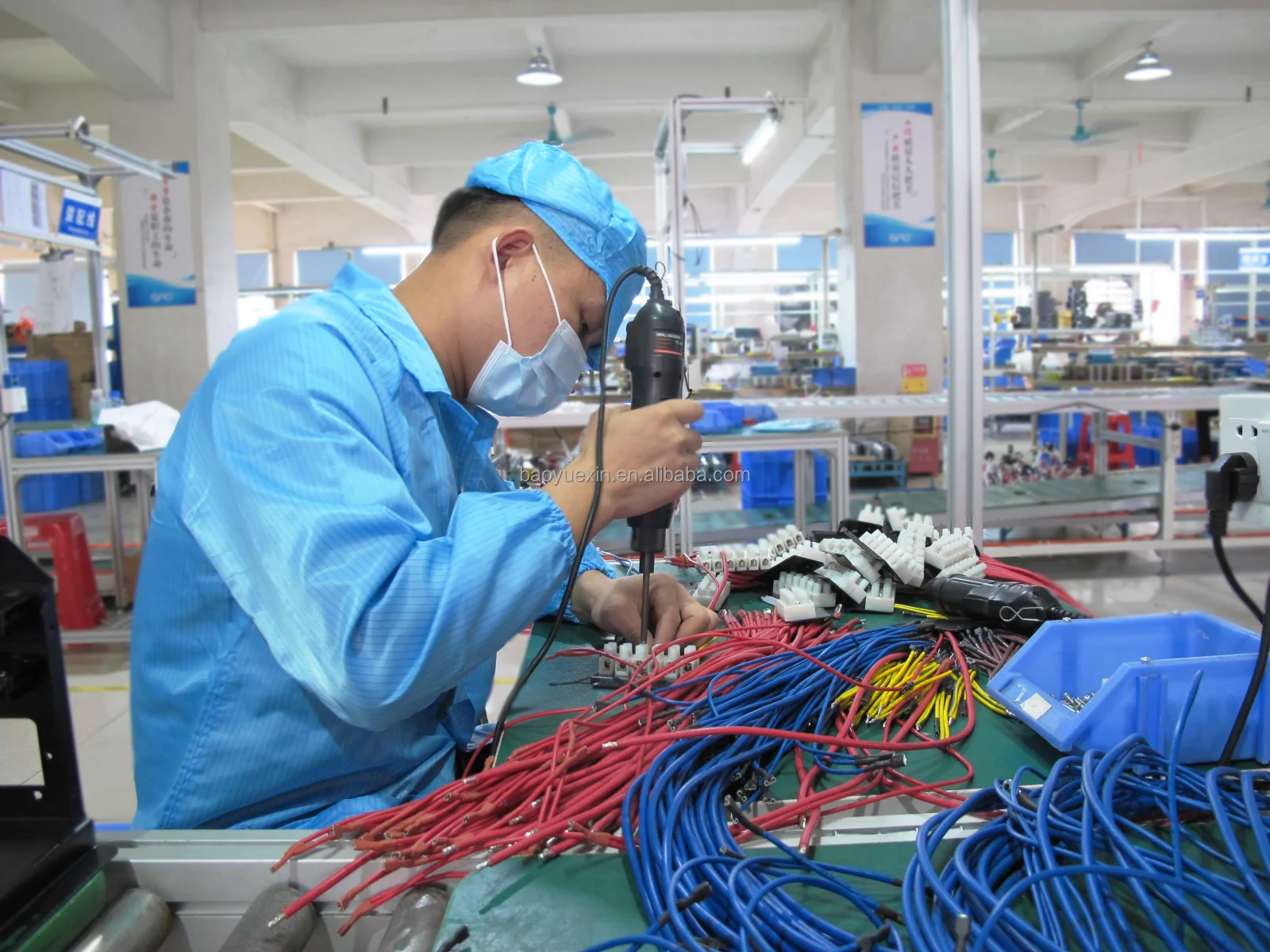 Voltronic Hybrid Solar Inverter 3KW-6KW for Efficient Power