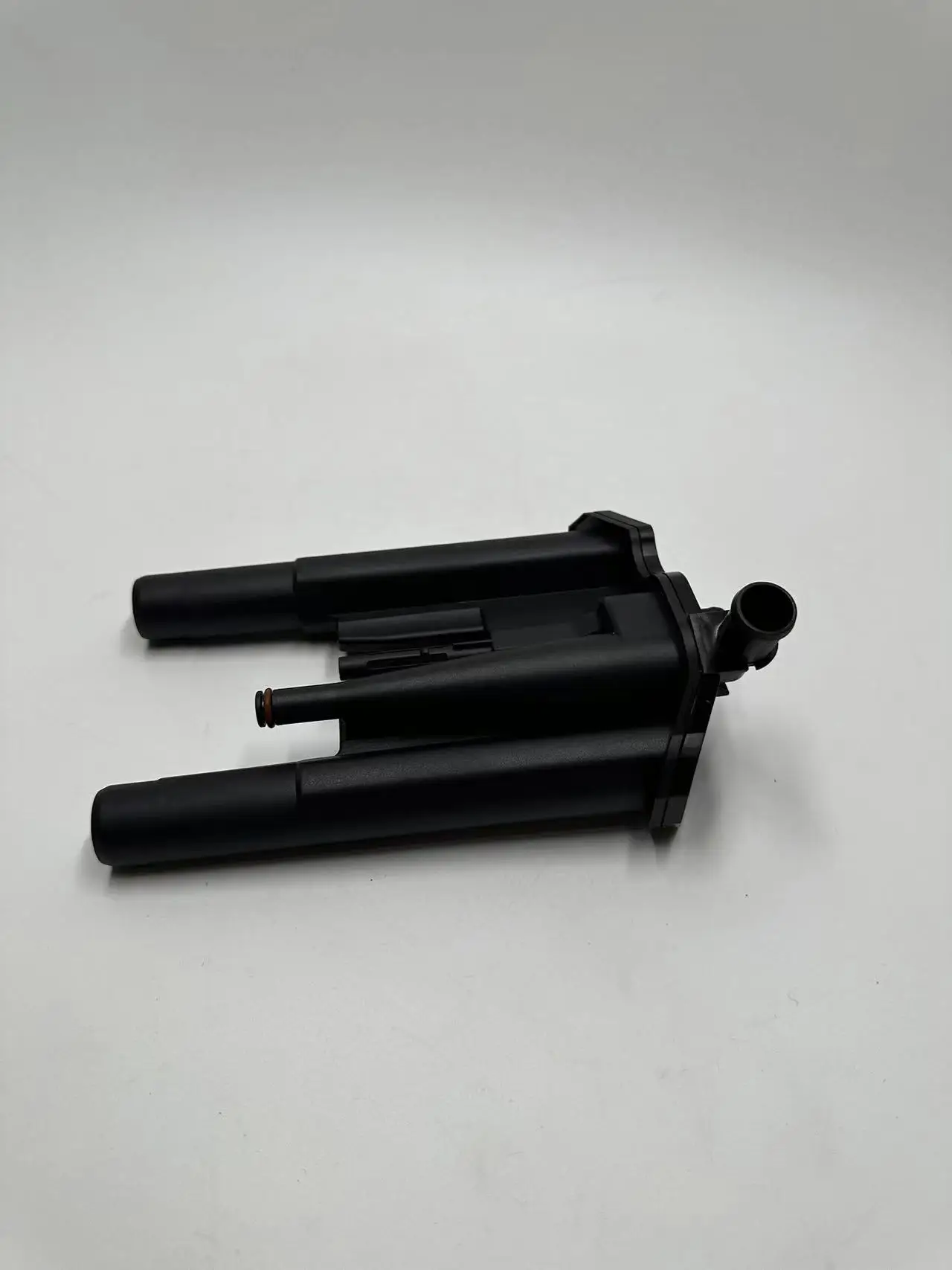 Magister品牌汽车零件曲轴箱油分离器JDE9860适合路虎揽胜运动发现OE LR054999 LR013287| Alibaba.com