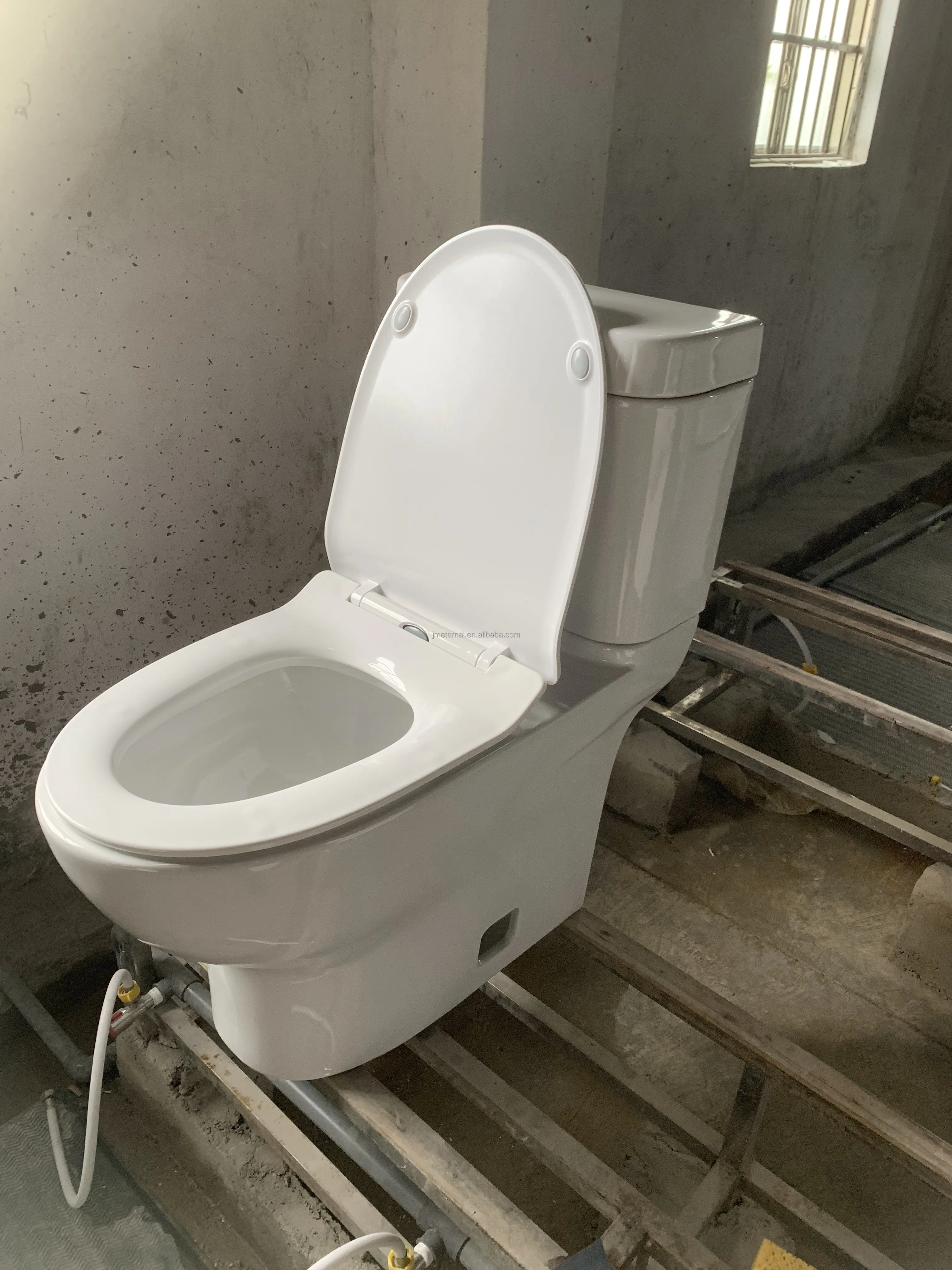 White Color Pissing Wc Sanitary Ware Round Floor Mounted Toilet Commode ...