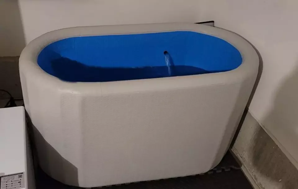 Super Lightweight Inflatable Ice Bath Pool / Ice Barrel Designed For ...