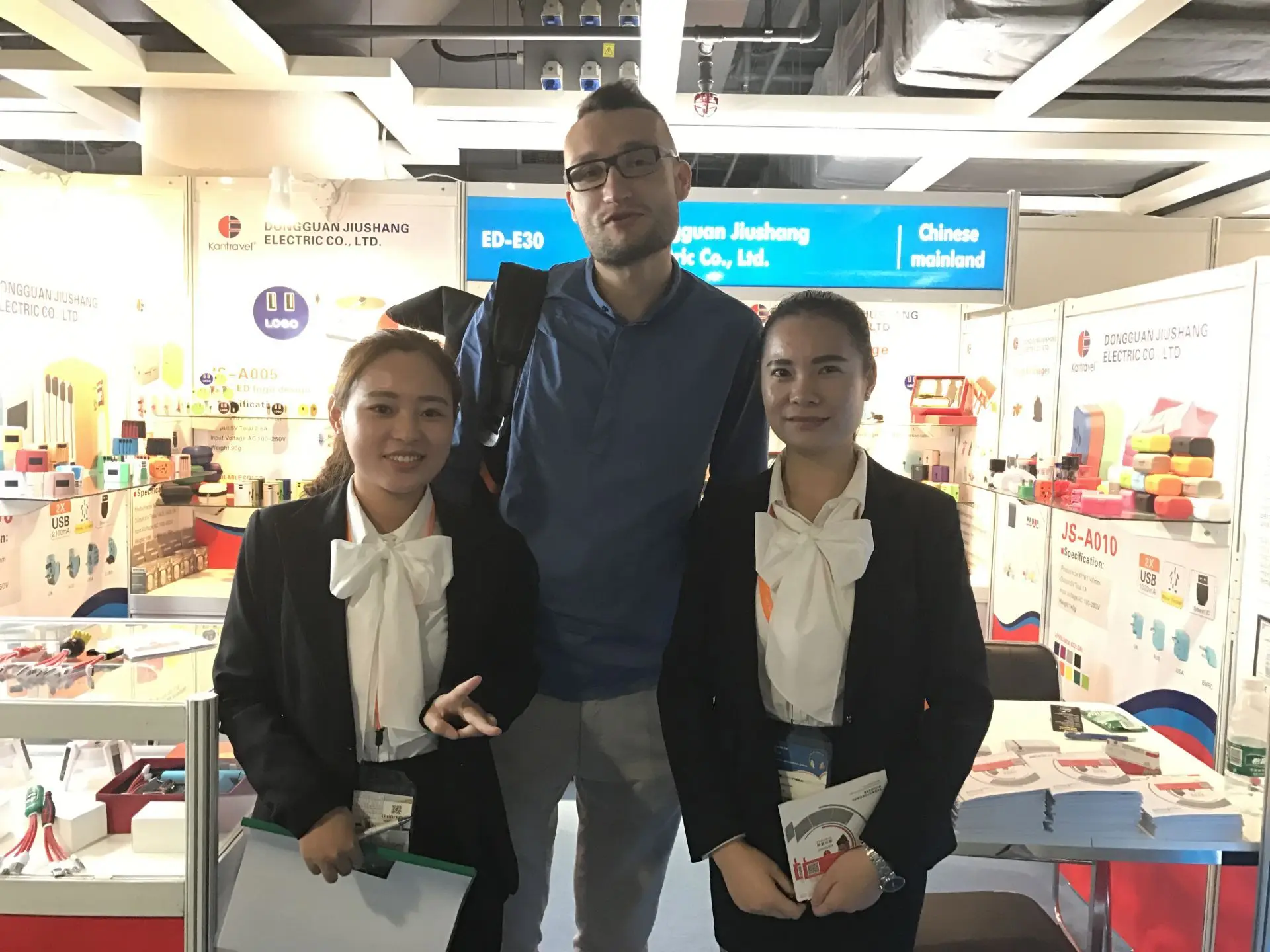 All-in-one Universal 3 Usb 1 Type-c Travel Adapter International Power ...