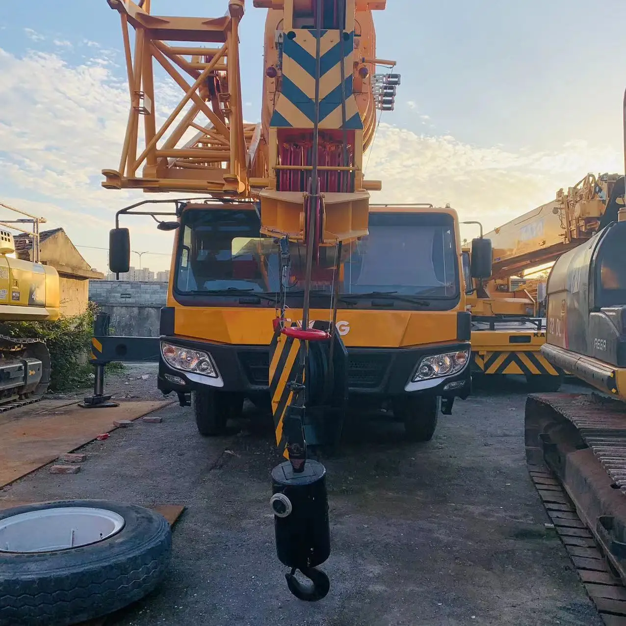 The Second-hand 130 Ton Tadano Atf130g Truck Crane With Good Quality ...