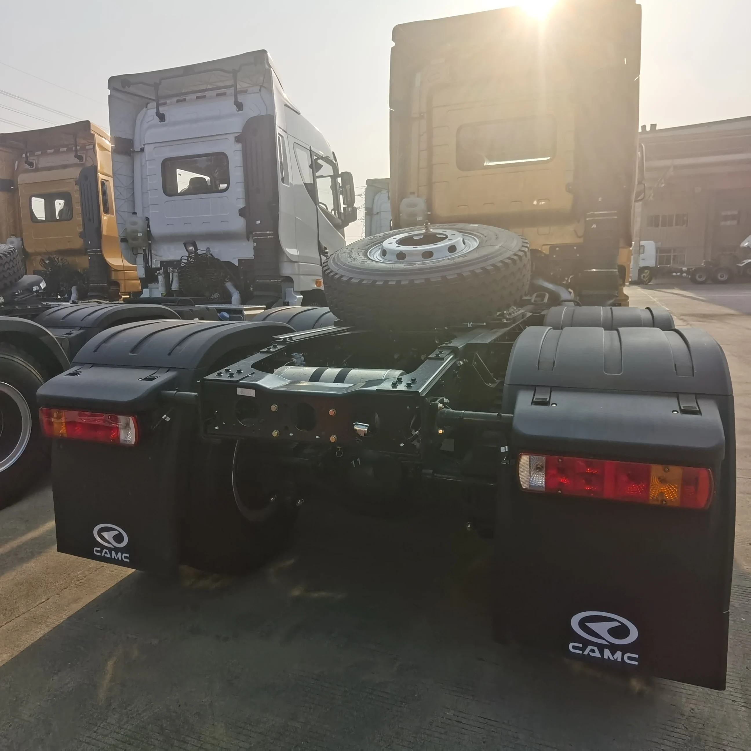 CAMC Heavy Duty 6x4 Prime Mover - 410HP CNG Truck for Sale