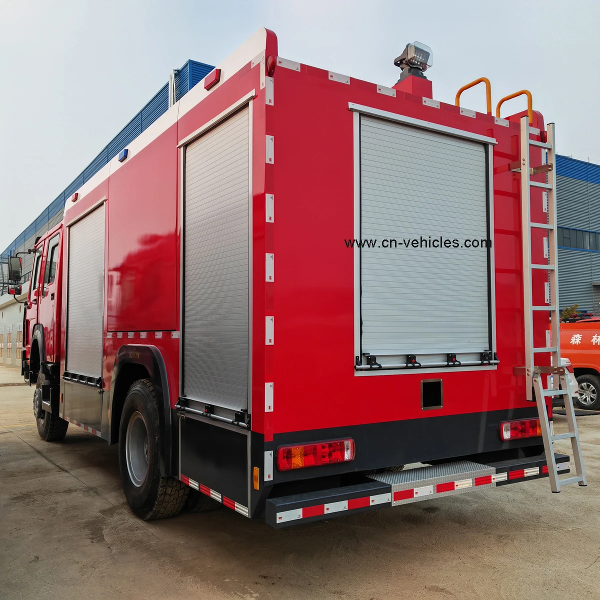 HOWO Sinotruk 4X4 Fire Fighting Truck All Wheel Drive Fire Truck ...