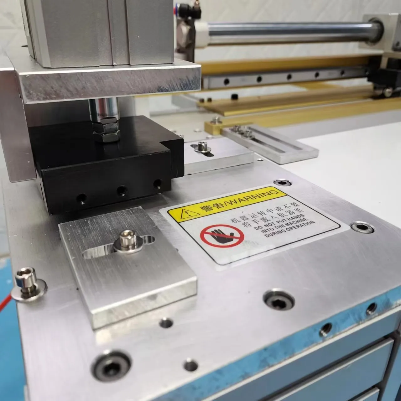 DG-700VP Pneumatic Grooving Machine for Paperboard Slots