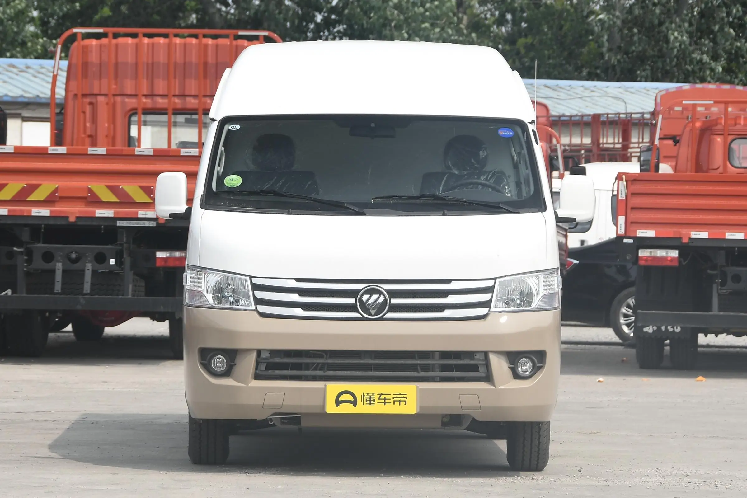 Cheap Mini Van Seats Foton View Cs2 Minivan Bus in China