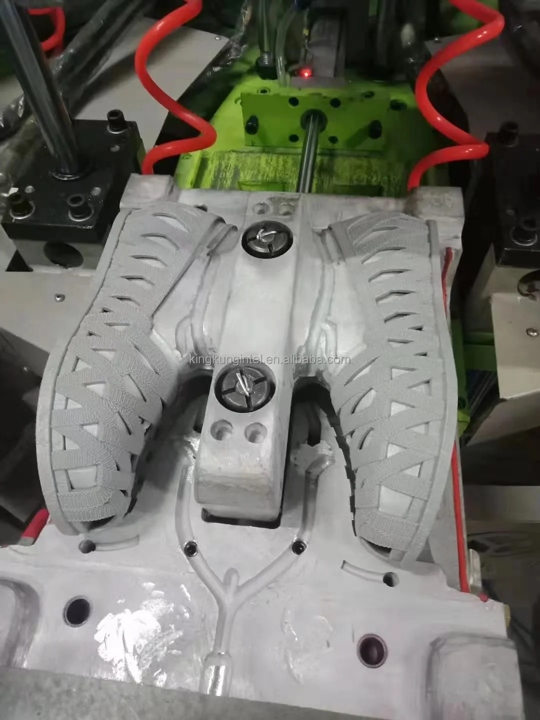 Full Automatic PVC/TPR Slipper Making Machine - Kingkung